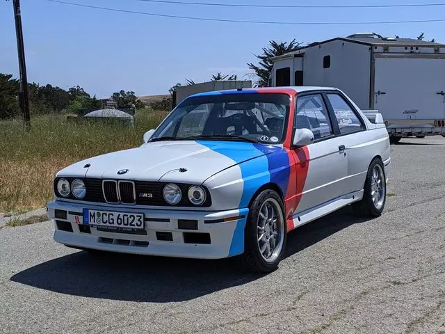 e30 m3 tarmac rally ကားရောင်းရန်ရှိသည်။