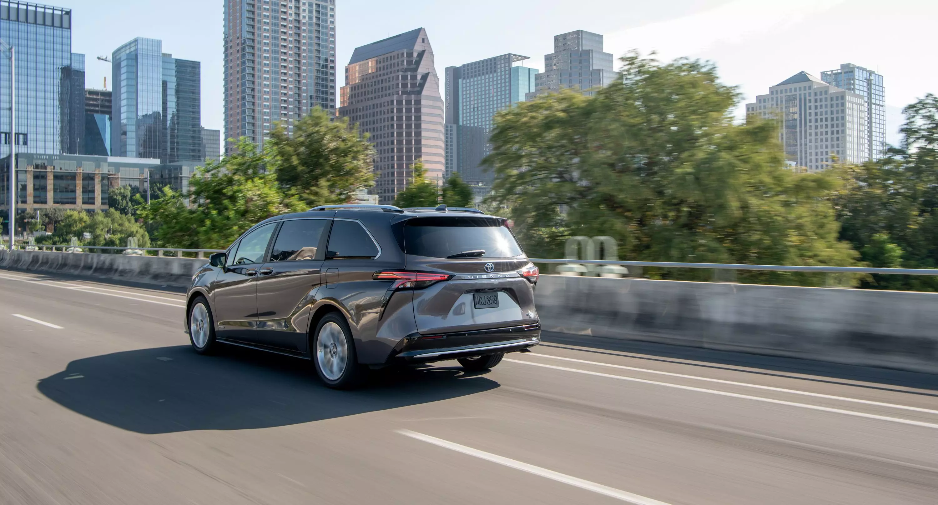 toyota sienna 2021