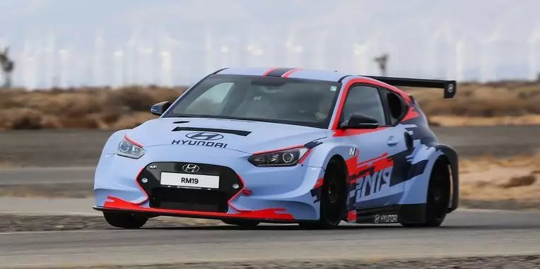 De Hyundai RM-19 is net allinich in veloster mei middenmotor