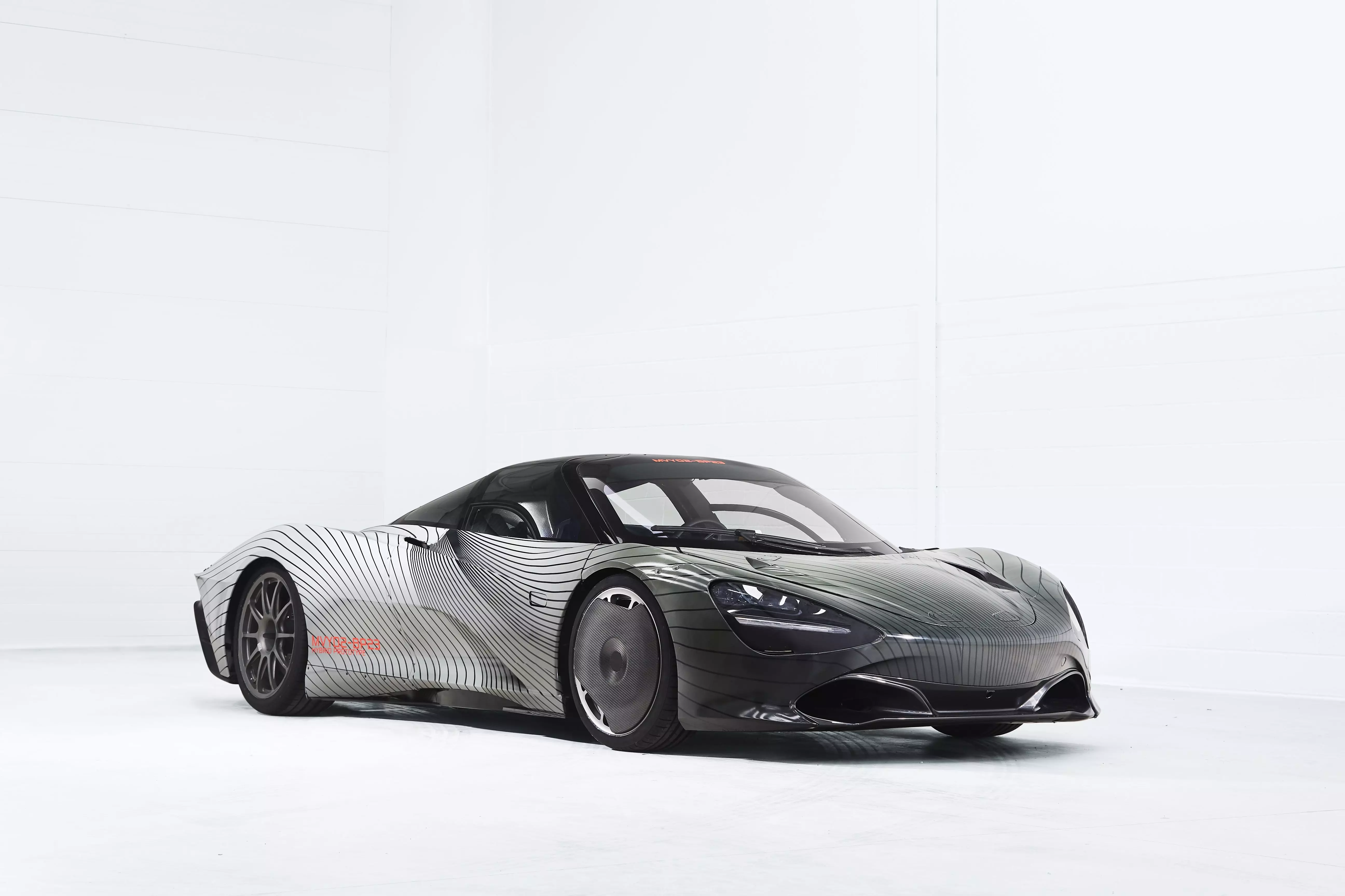 McLaren Speedtail Albert edessä