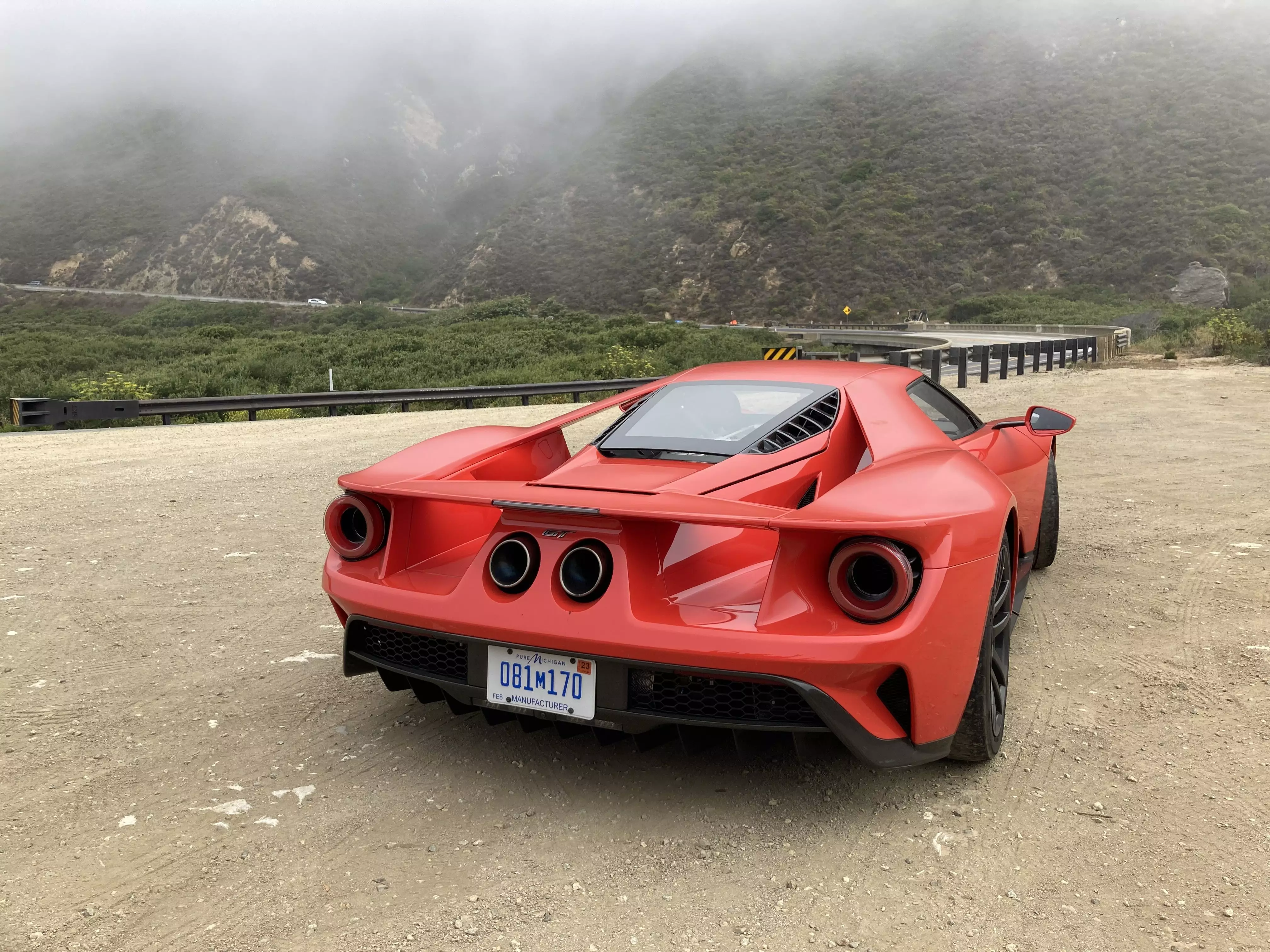 Ford GT सँग धेरै अश्वशक्ति, टेक, र उस्तै अनौठो Exoskeleton छ