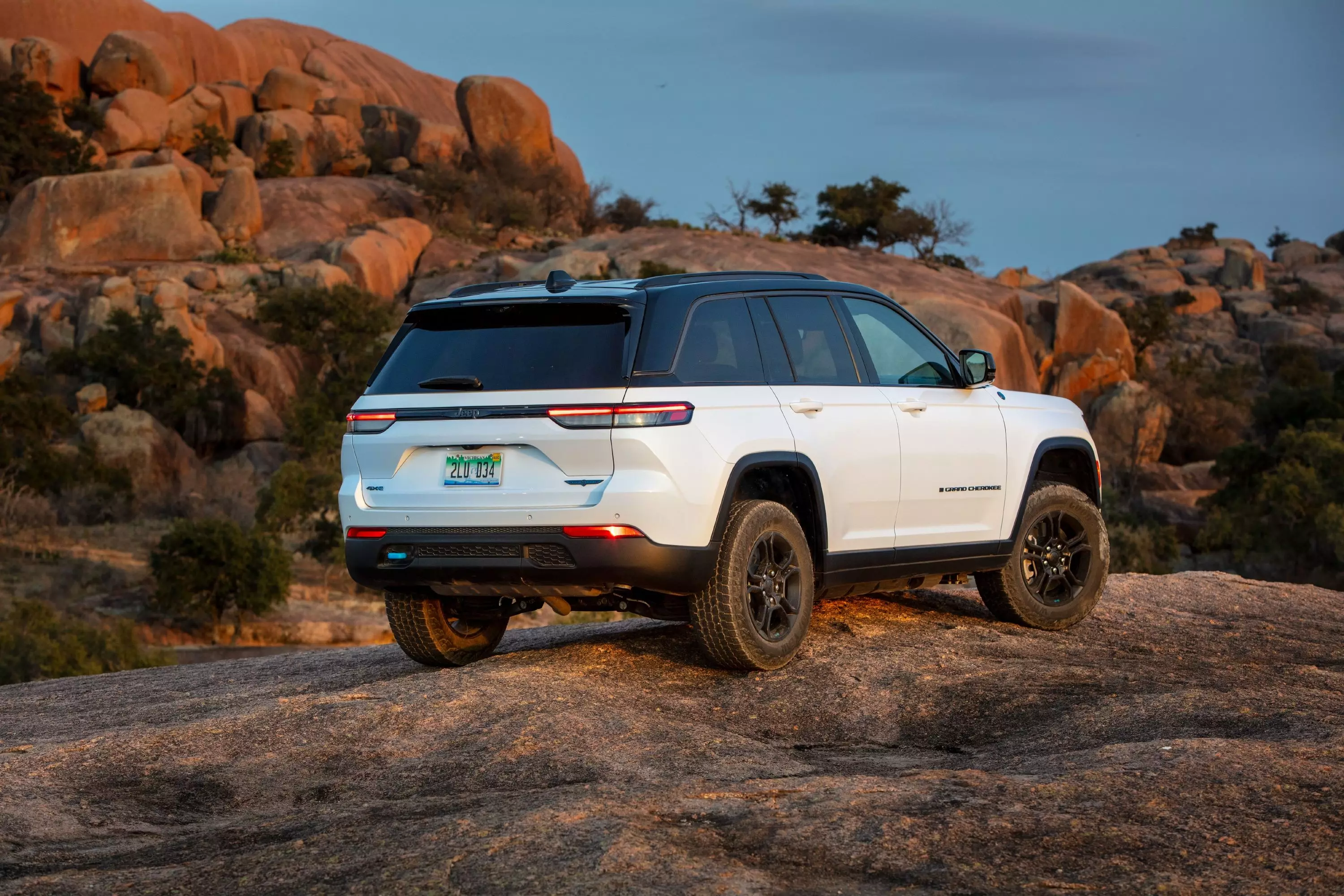 2022 jeep® grand cherokee trailhawk 4xe