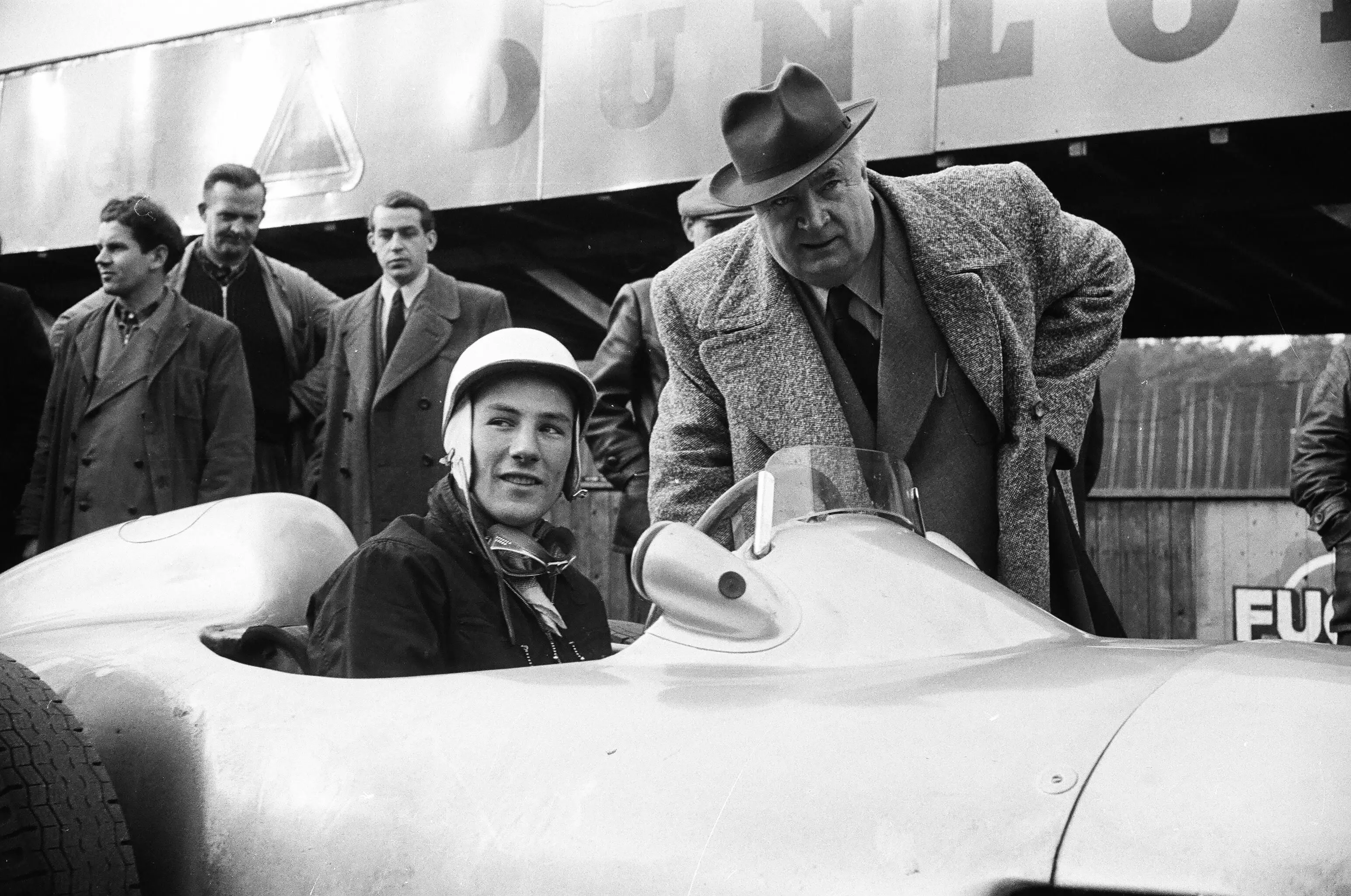 Stirling Moss vid första gången Mercedes-Benze