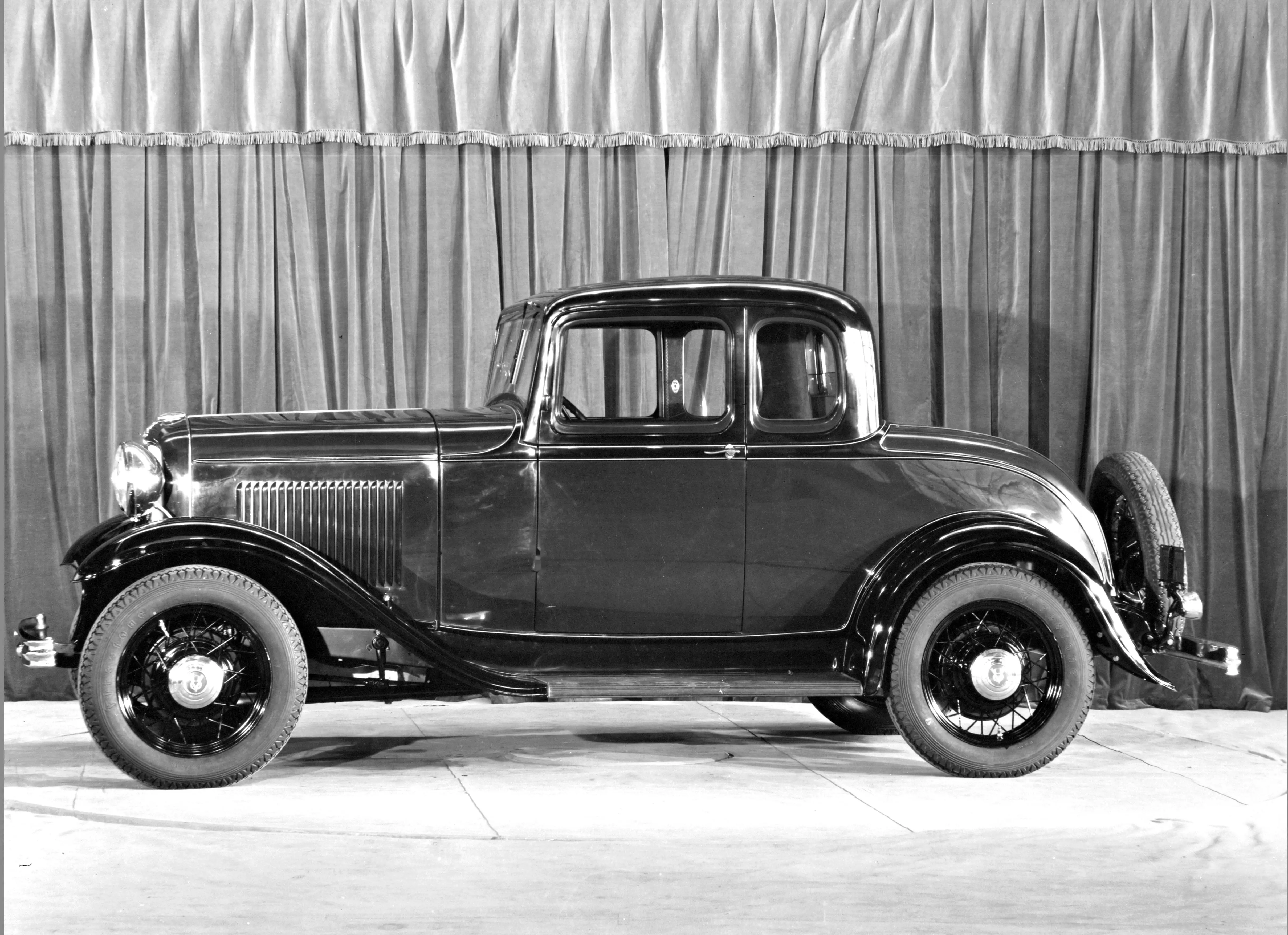 1932-es ford 5 ablakos kupé