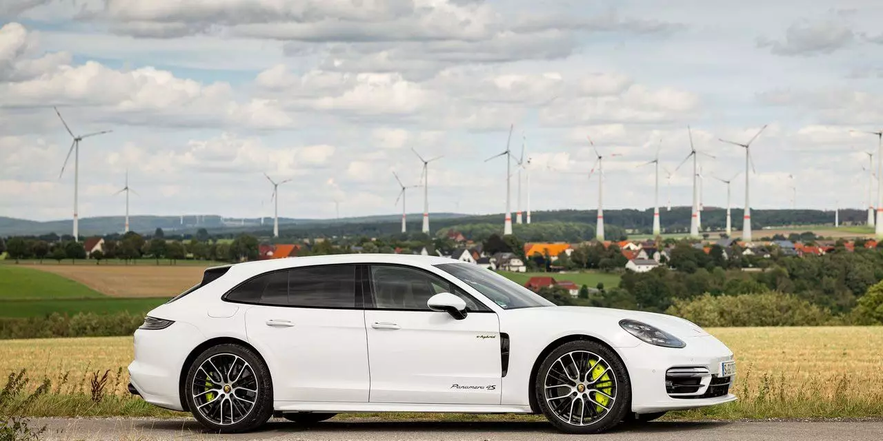 Porsche Panamera 4S E-Hybrid Sport Turismo is 'n perfekte padreiswa