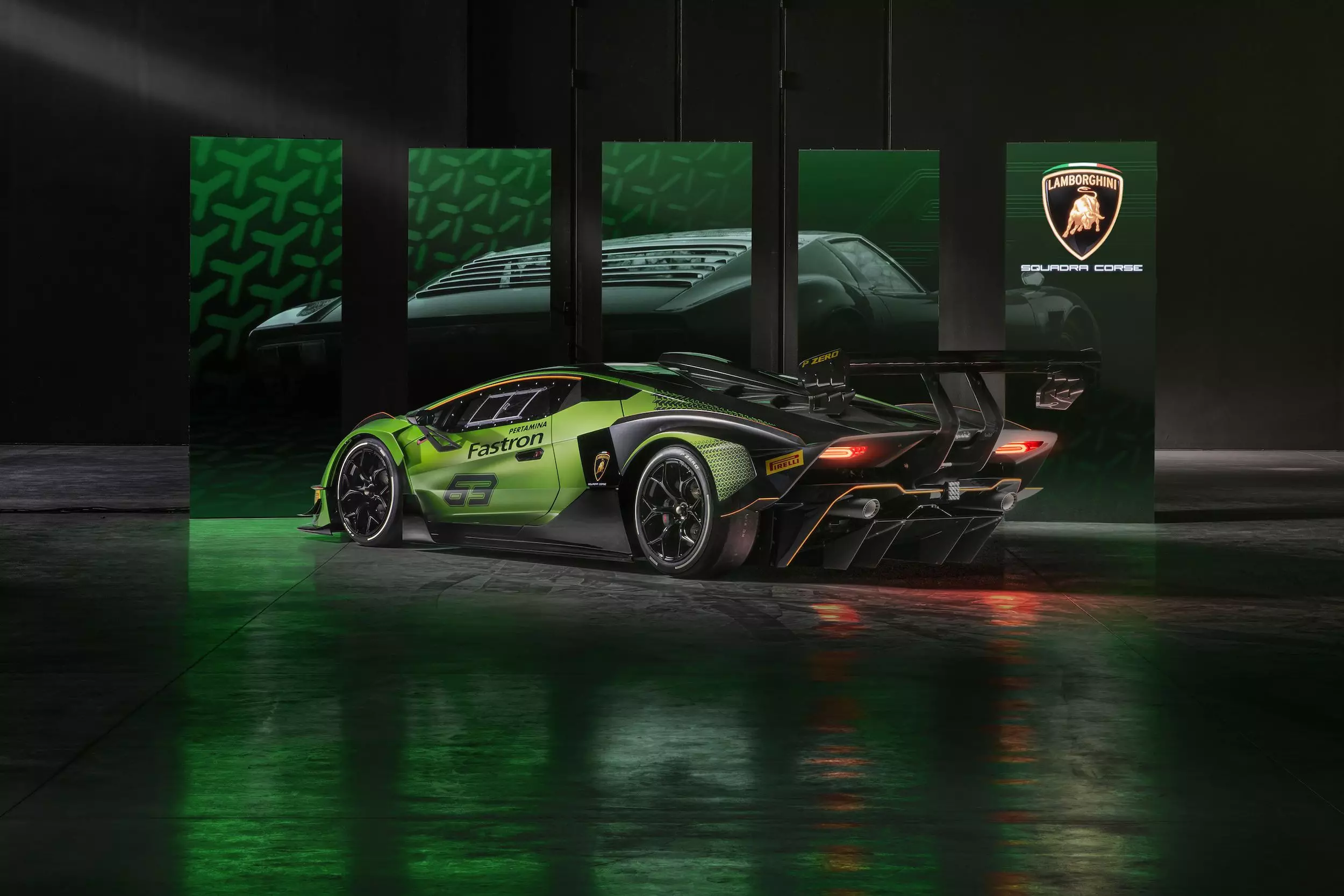 Lamborghini Essenza SCV12 V-12 වෙත උපහාර දක්වයි