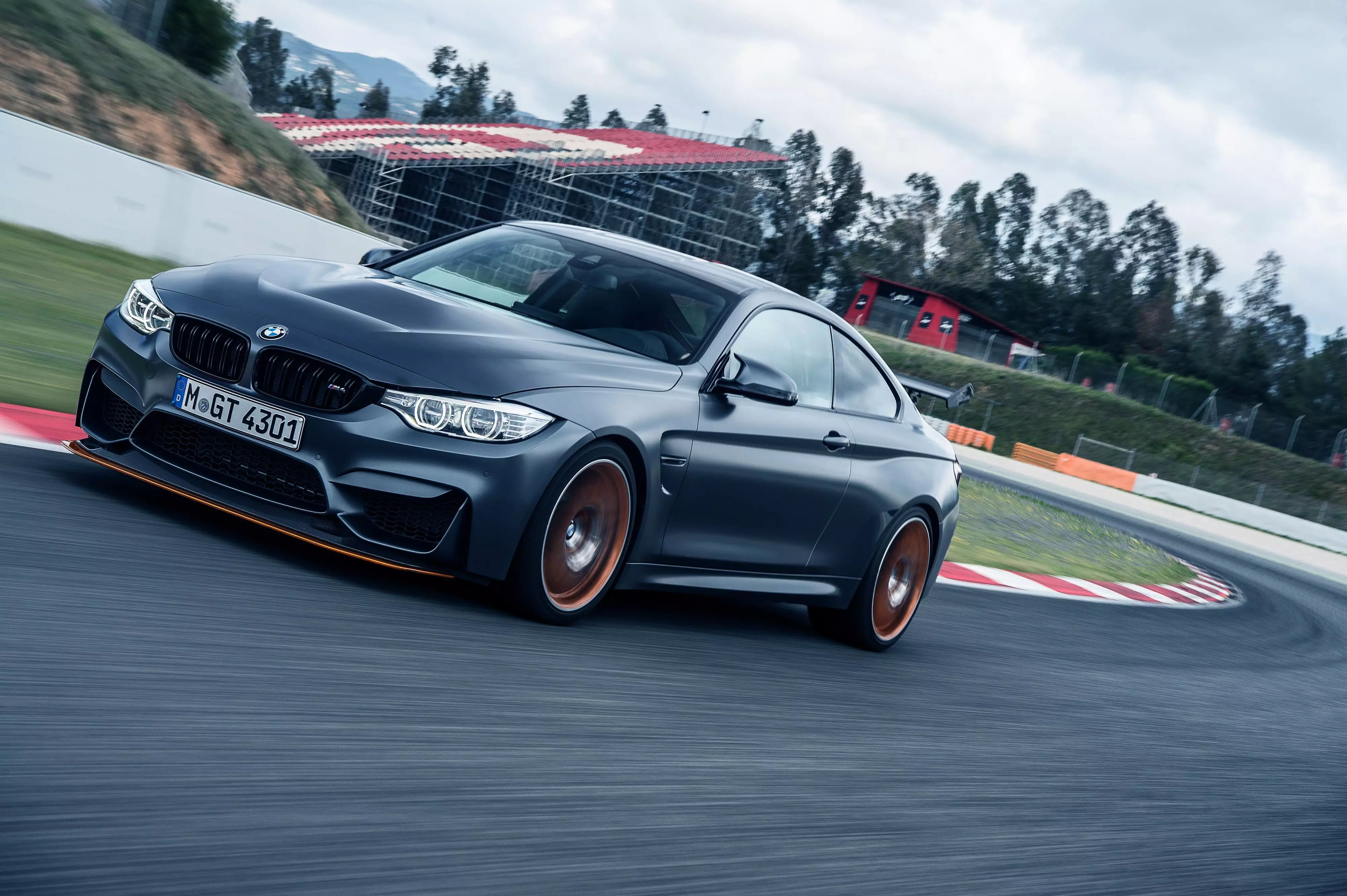 Tiománaí BMW M4 GTS