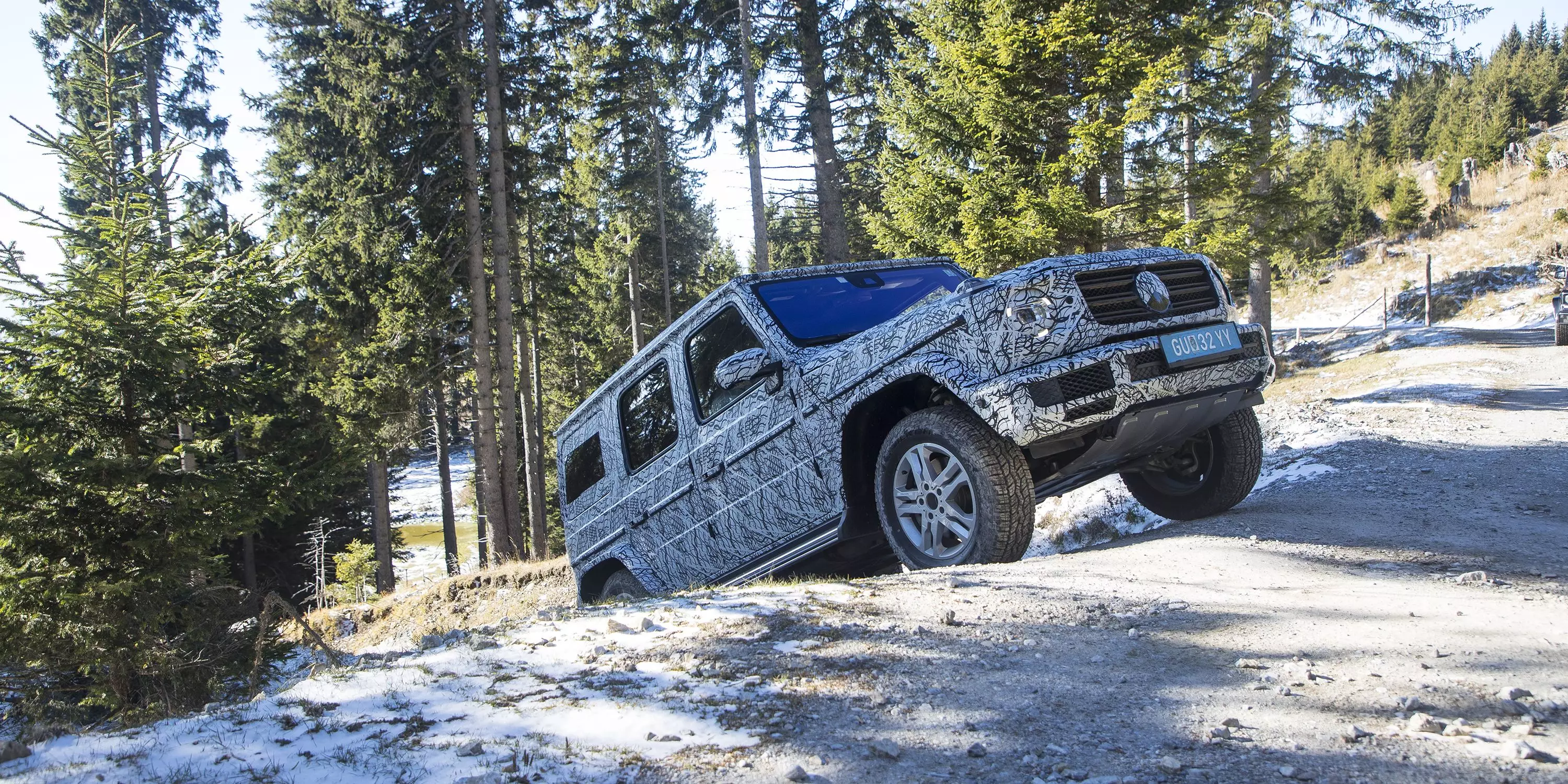 Pozemné vozidlo, Vozidlo, Auto, Off-road, Automobilová pneumatika, Terénne vozidlo, Pneumatika, Automobilový exteriér, Strom, Nárazník,