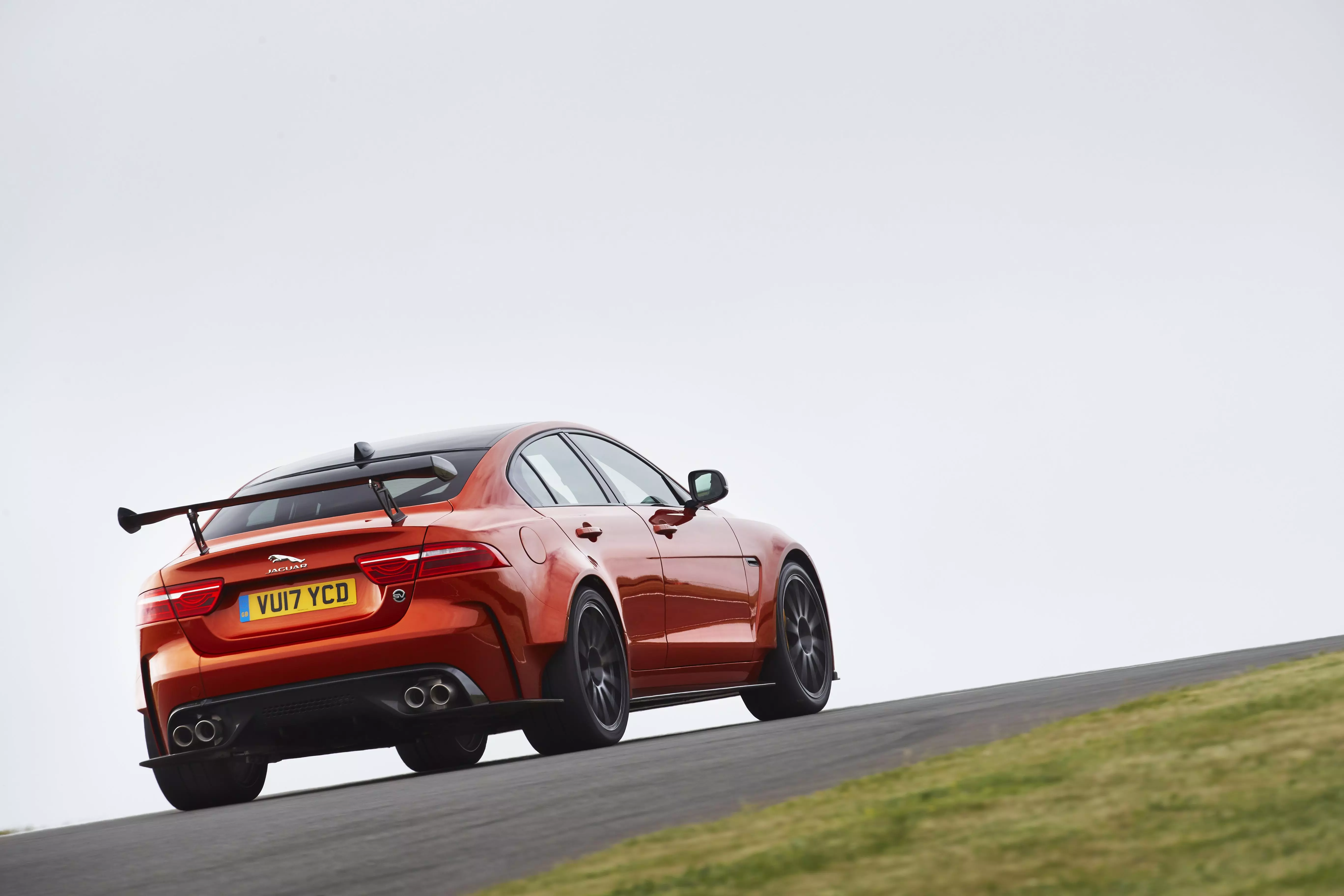 jaguar XE SV Project 8