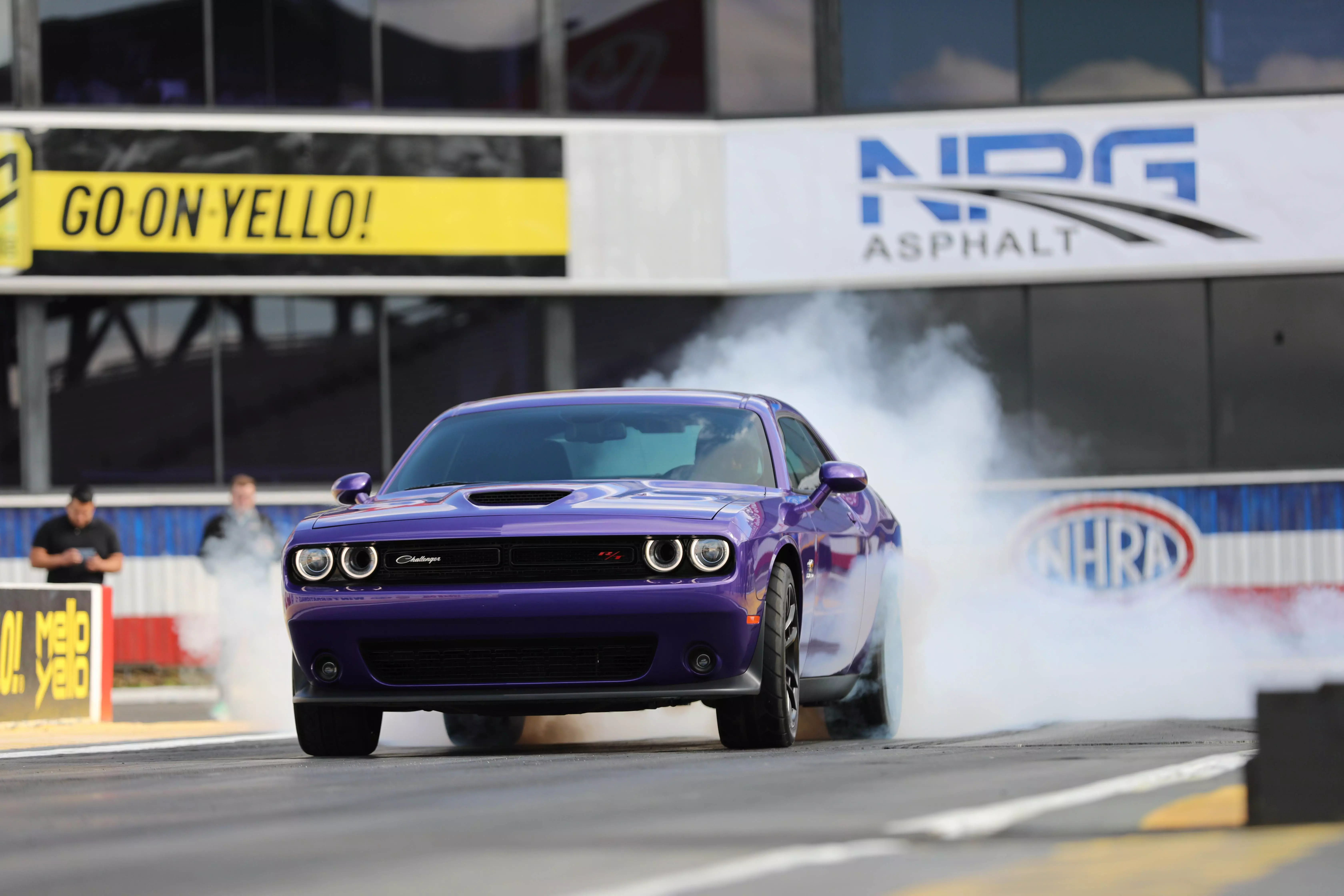 Наземно превозно средство, Превозно средство, Автомобил, Muscle car, Dodge challenger, Автомобилен дизайн, Гума, Драг състезания, Мощна кола, Състезания,