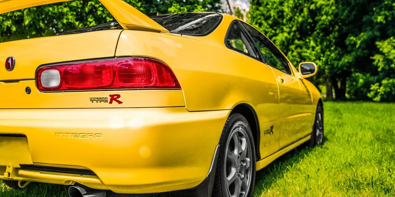 Чӣ муҳаррики Integra Type R B18C5-ро олӣ сохт