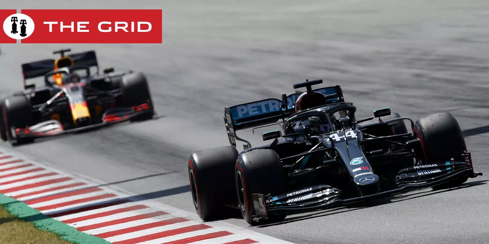 el piloto de mercedes lewis hamilton de gran bretaña lidera el campo frente al piloto de red bull max verstappen de los países bajos durante el gran premio de fórmula uno en el hipódromo de barcelona catalunya en montmelo, españa, domingo, 16 de agosto de 2020 alejandro garcia, piscina a través de ap