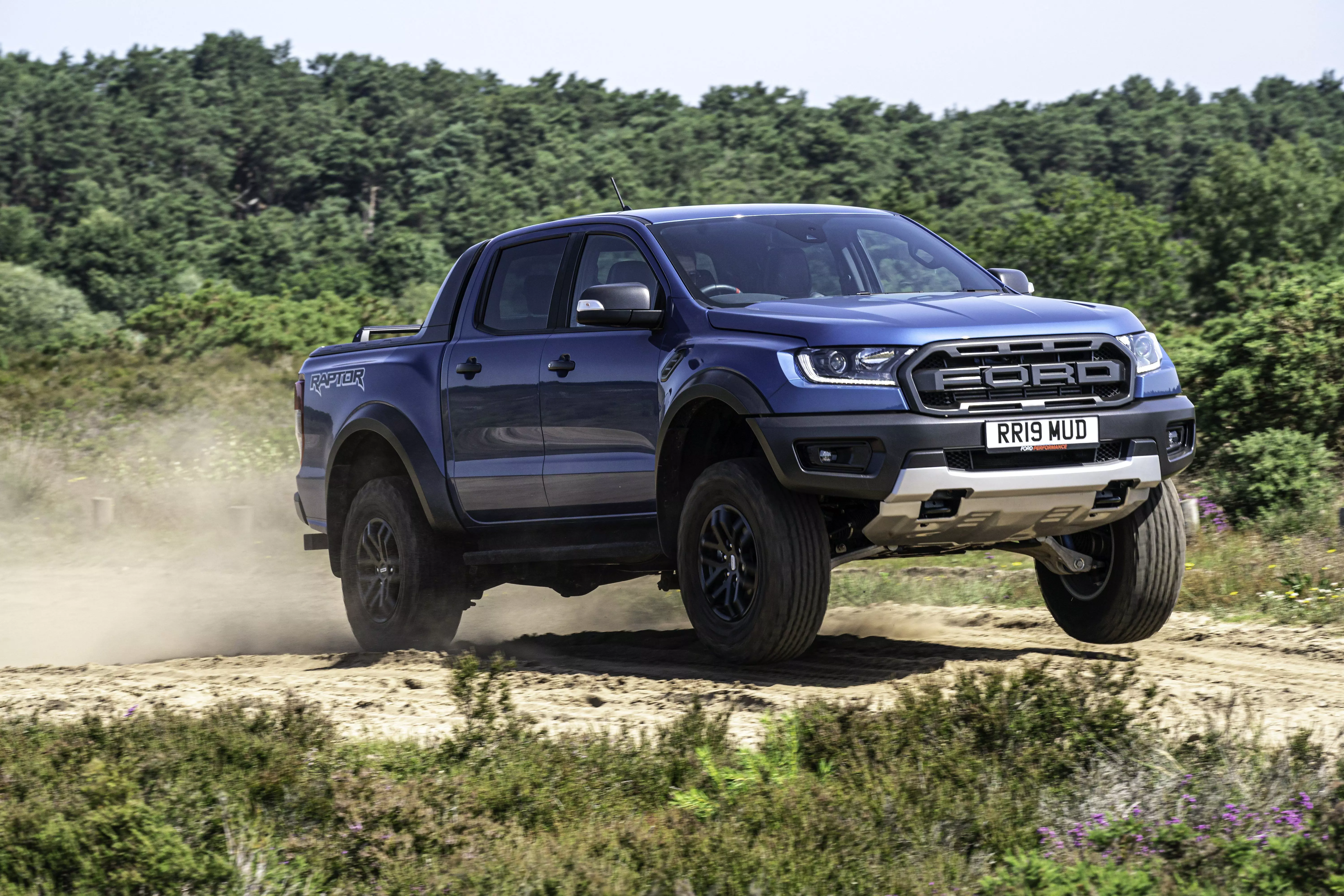 Ford Ranger Raptor được trang bị vũ khí