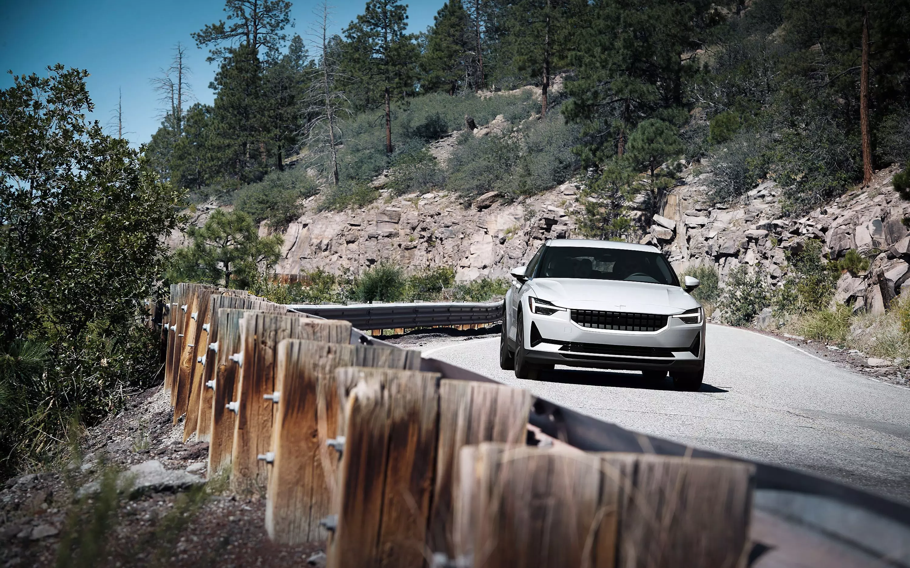 The Entry-Level Polestar 2 ไม่ประนีประนอม - รีวิว