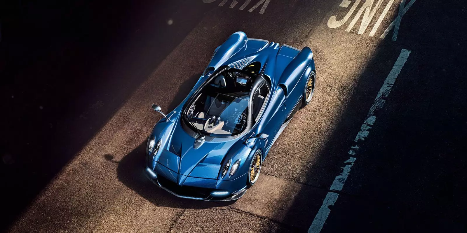 Lurreko ibilgailua, Ibilgailua, Autoa, Supercar, Kirol-autoa, Automobilaren diseinua, Urdin elektrikoa, Errendimendu-autoa, Coupé, Pagani huayra,