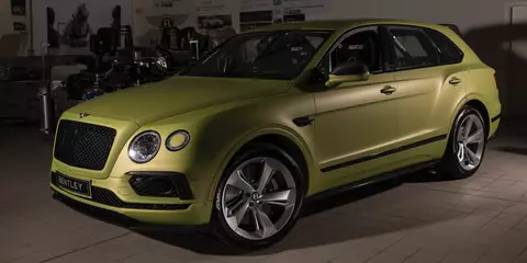 Veicolo terrestre, Veicolo, Automobile, Veicolo a motore, Veicolo di lusso, Design automobilistico, Bentley, Veicolo utilitario sportivo, Ruota, Auto di medie dimensioni,