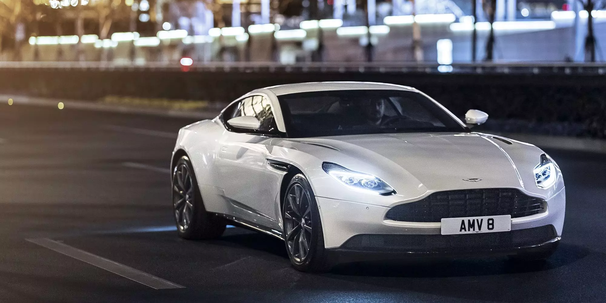 Pozemní vozidlo, Vozidlo, Auto, Sportovní vůz, Automobilový design, Výkonný vůz, Supercar, Aston martin vanquish, Aston martin v8 vantage (2005), Osobní luxusní vůz,