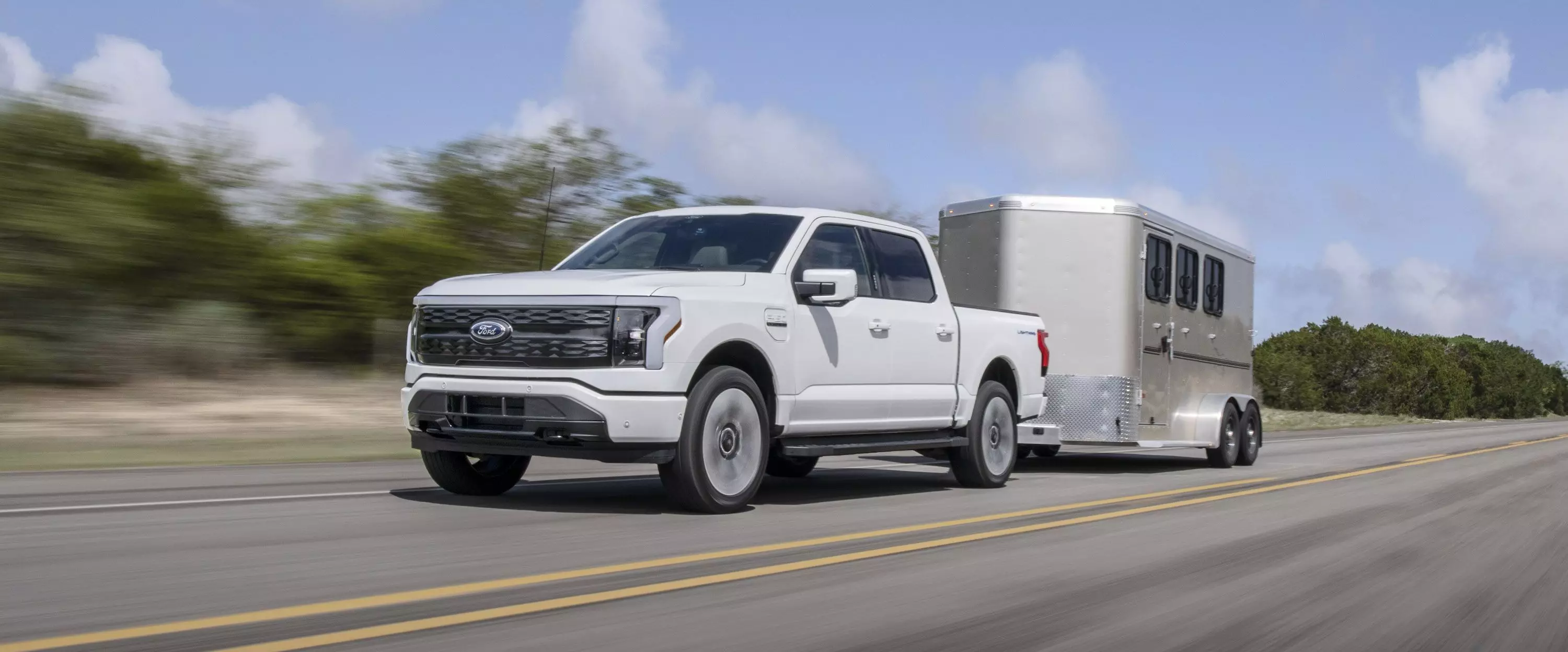 2022 Ford F-150 Lightning: 가장 즐거운 견인 경험