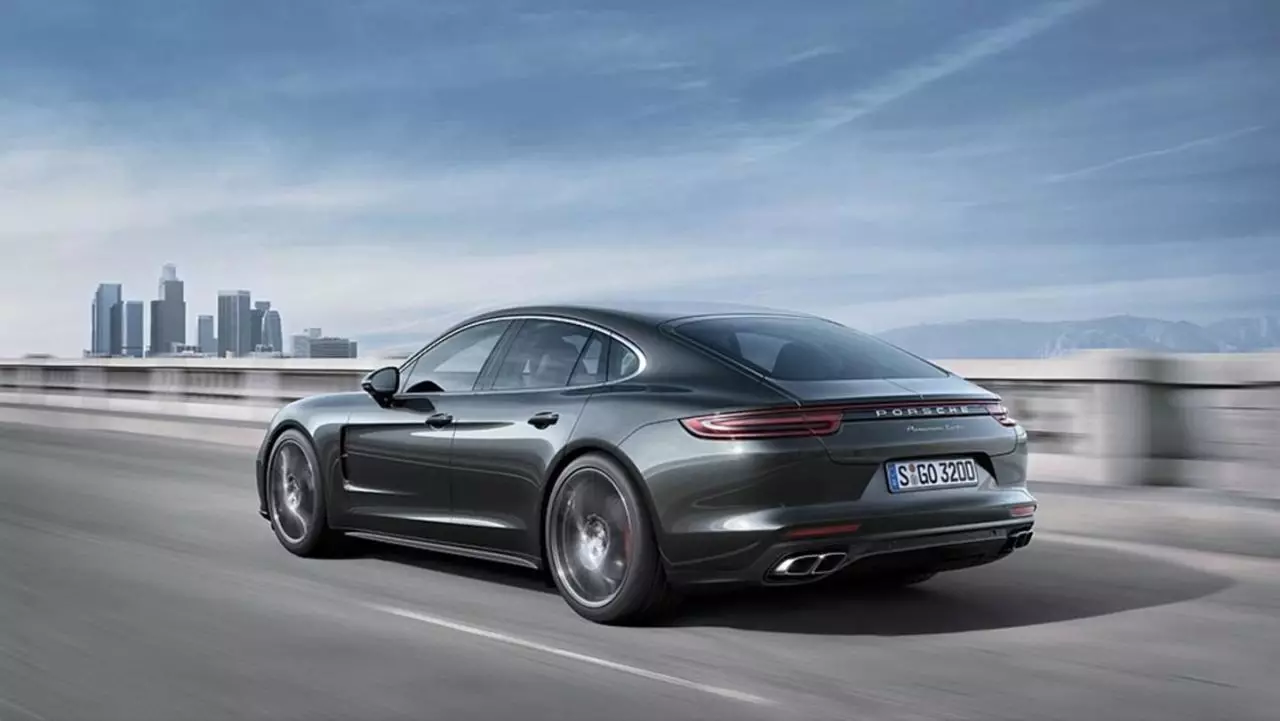 2017 оны Porsche Panamera