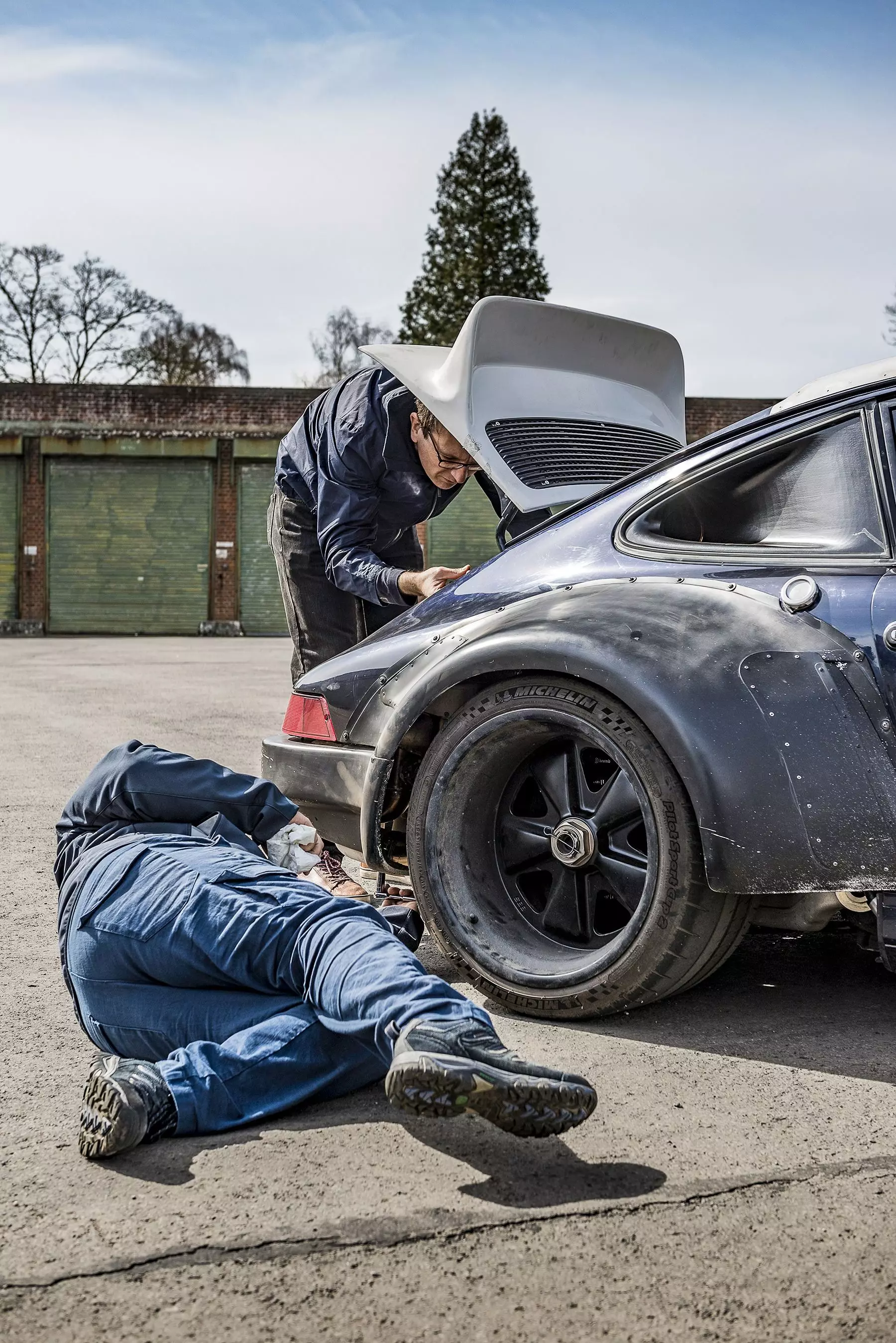 Køretøj, Bil, Automotive design, Automotive dæk, Dæk, Hjul, Fælg, Automotive hjulsystem, Fotografering, Rullende,