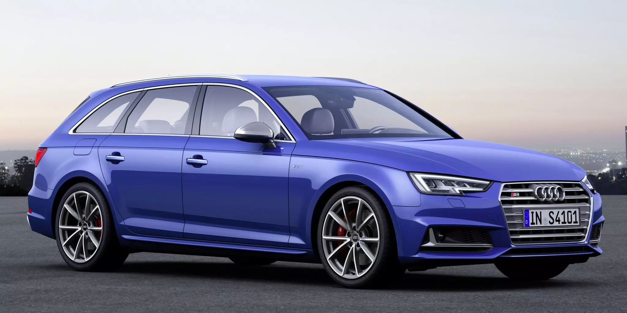 Audi S4 වැගන්