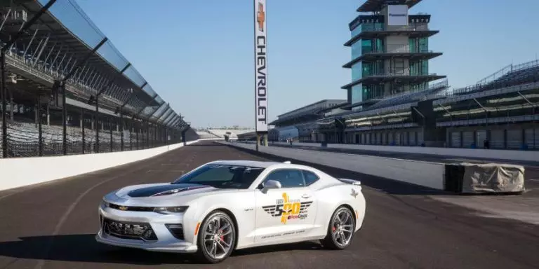 Pace Car pro 100. ročník Indianapolis 500 je Chevrolet Camaro