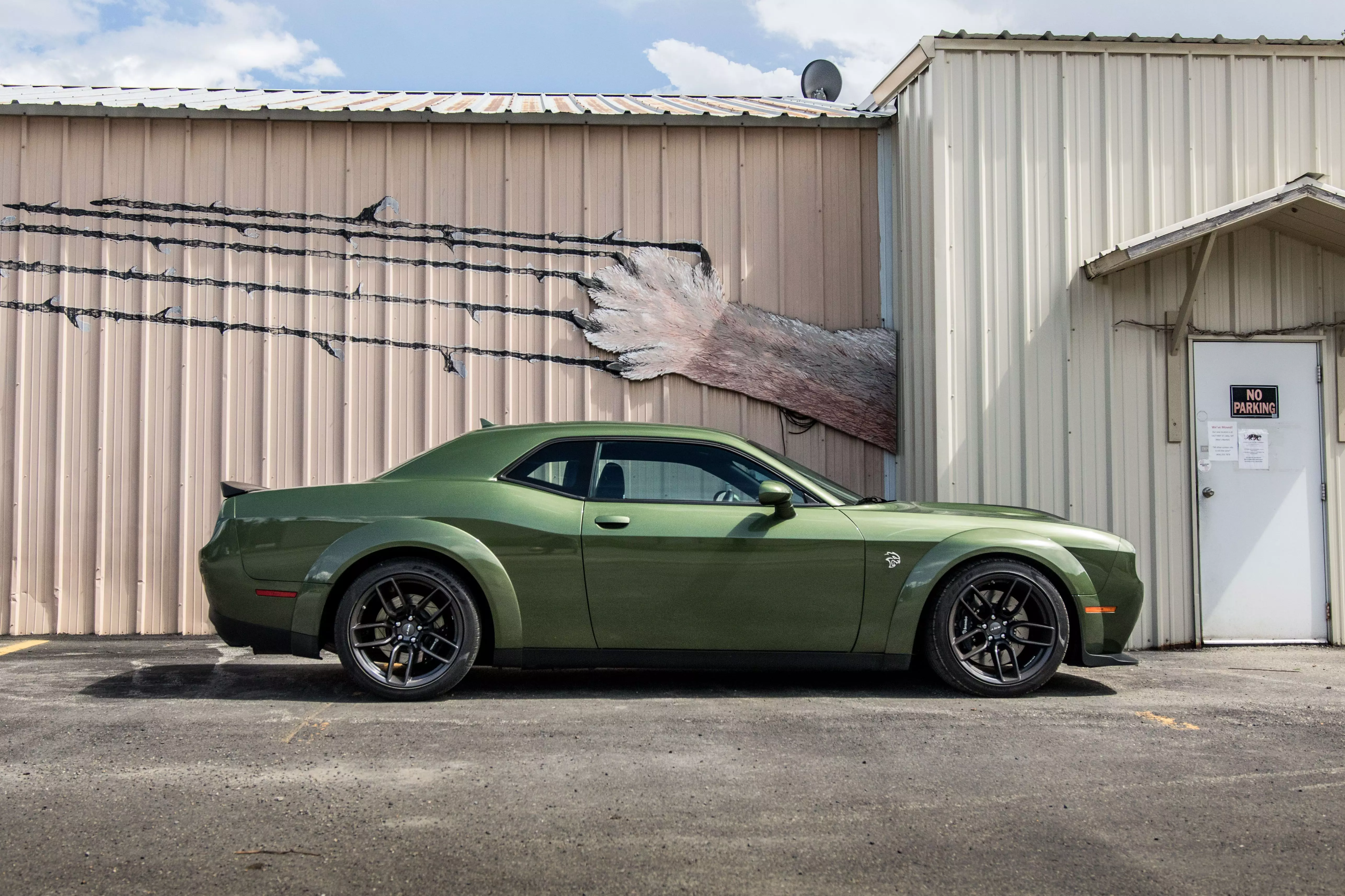 dodge challenger hellcat widebody