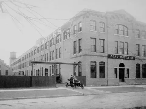 ford piquette avenue planta að utan á tímabili