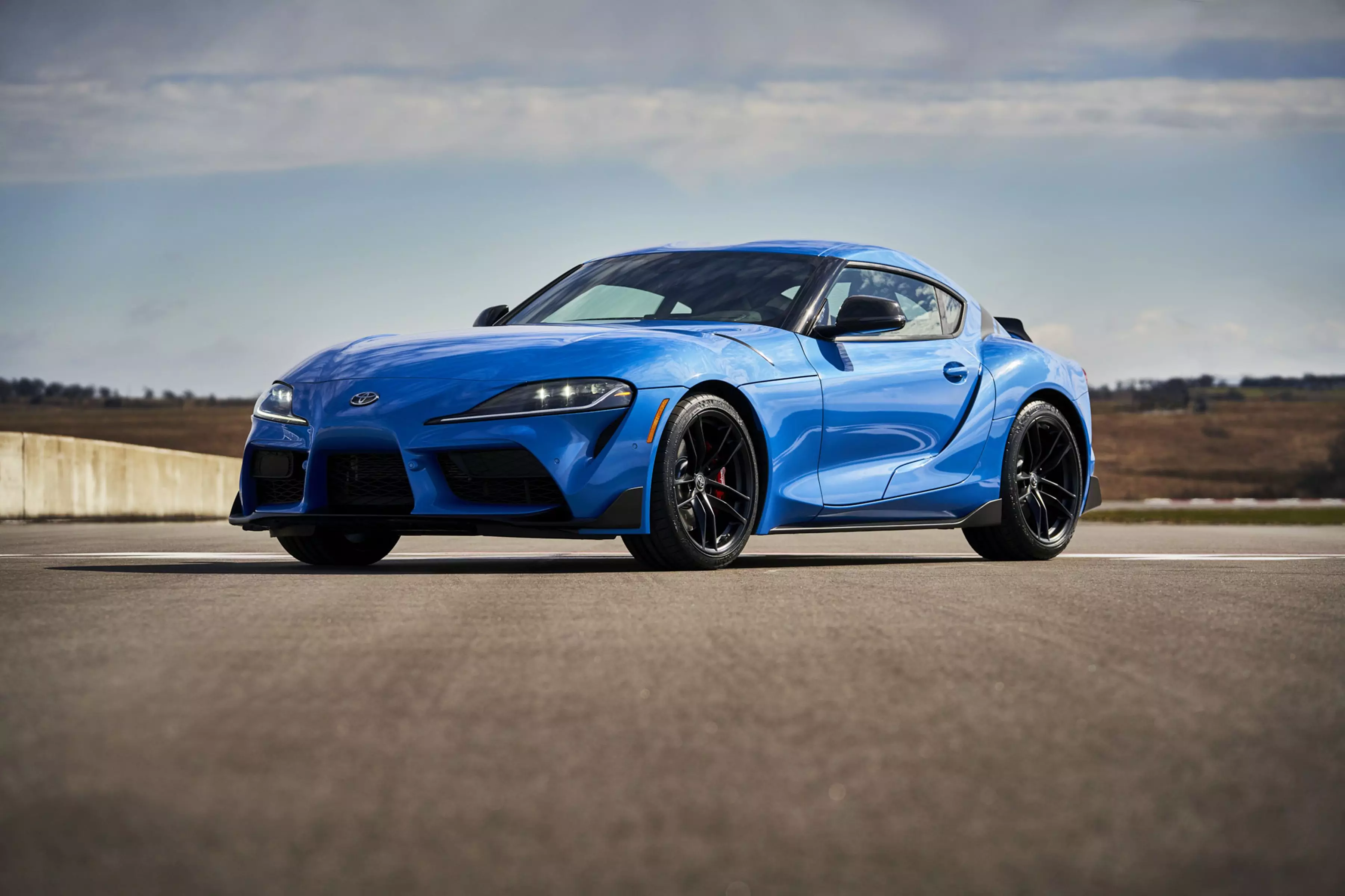 2021 Toyota Supra yn Cael Pedair Silindr, Mwy o Bwer ar gyfer Inline-Six