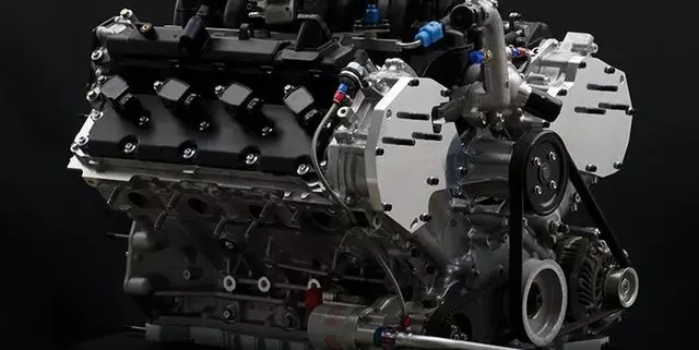 Kako Nissan mijenja SUV motor u pravi trkaći V-8