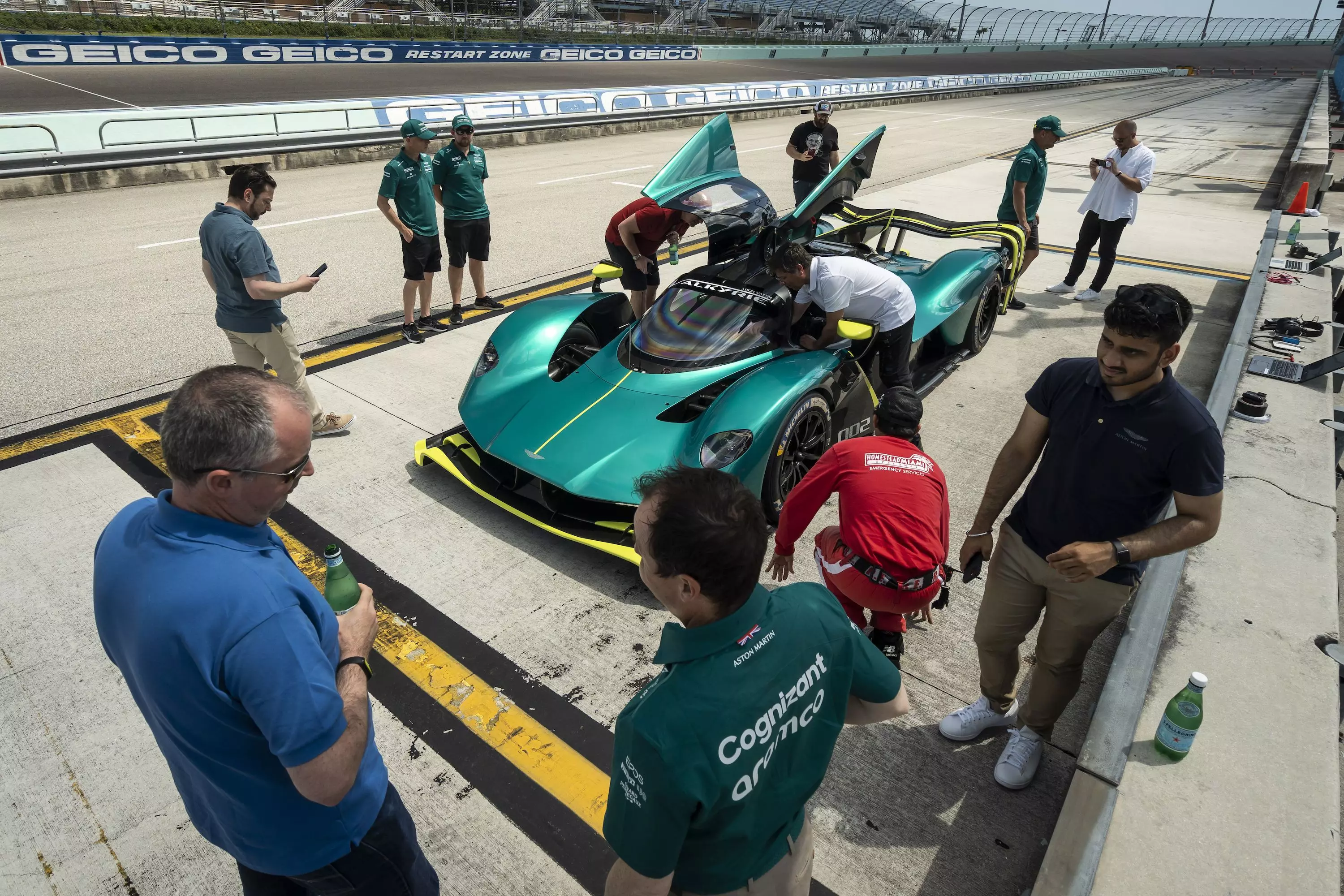 Aston Martin Valkyrie Amr pro