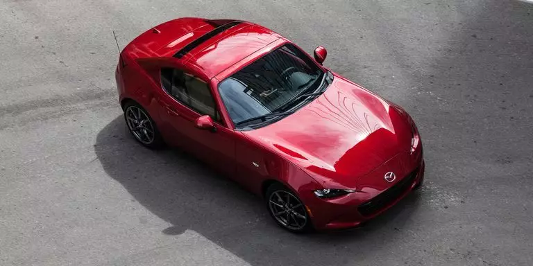 Landvoertuig, Voertuig, Auto, Rood, Performance auto, Automotive design, Sportwagen, Mazda, Mazda MX-5, Automotive wielsysteem,