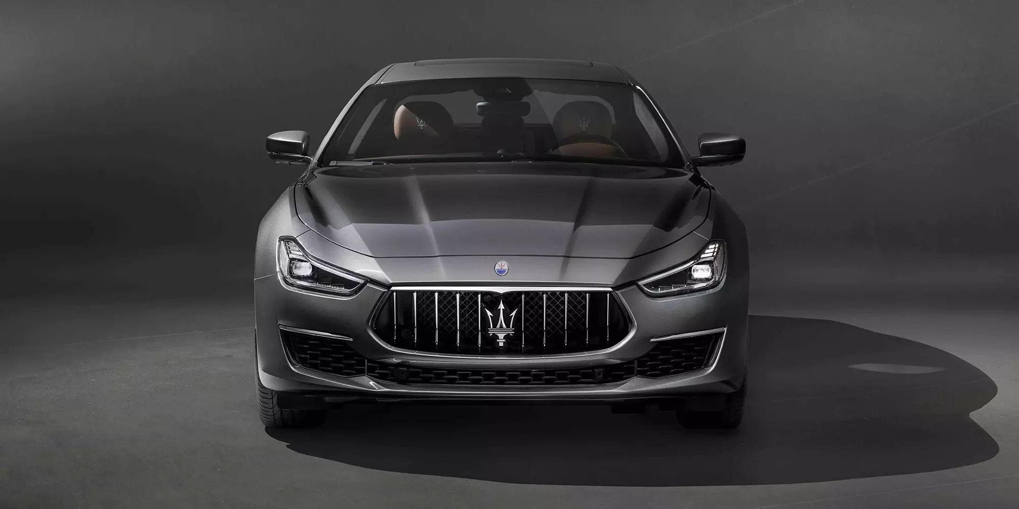 Vehículo terrestre, Vehículo, Coche, Deseño automotriz, Coche de alto rendemento, Vehículo de luxo, Vehículo de motor, Coche persoal de luxo, Coche deportivo, Maserati ghibli,