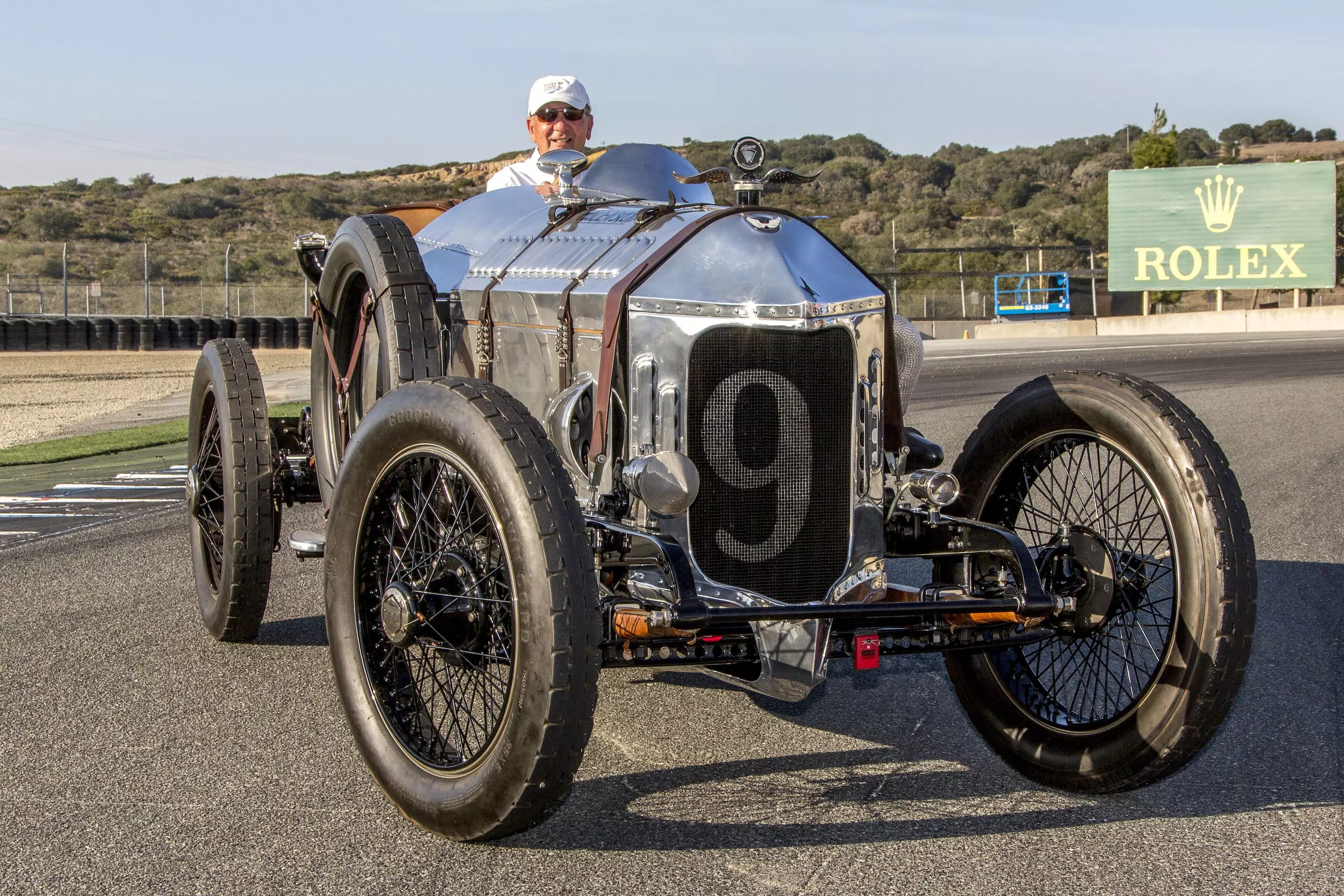 Veicoli terrestri, Veicolo, Auto d'epoca, Auto, Classico, Auto d'epoca, Auto d'epoca, Auto sportiva, Cerchio, Ruota,