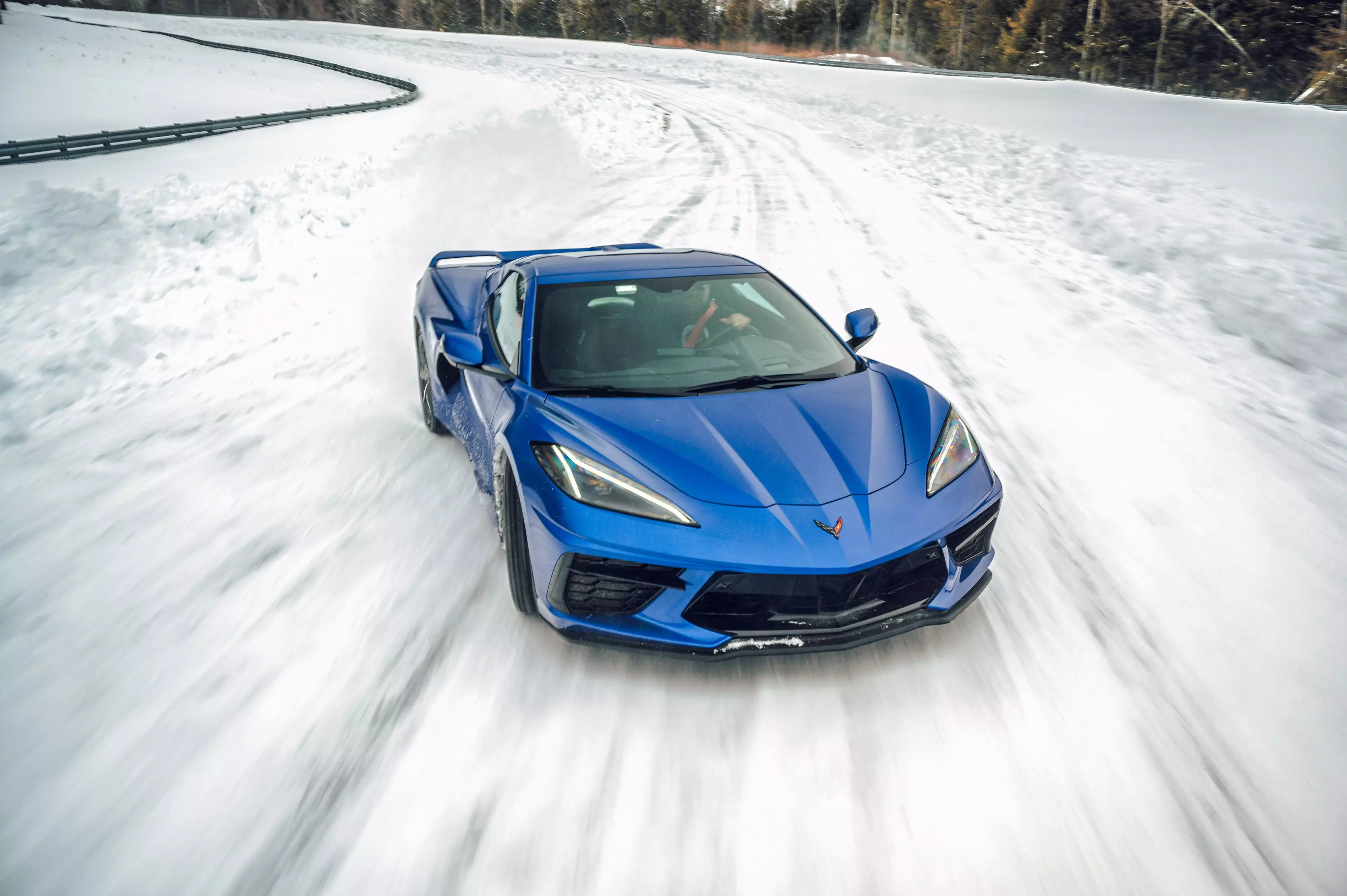 2021 chevy c8 corvette cabrio schnee winter täglich