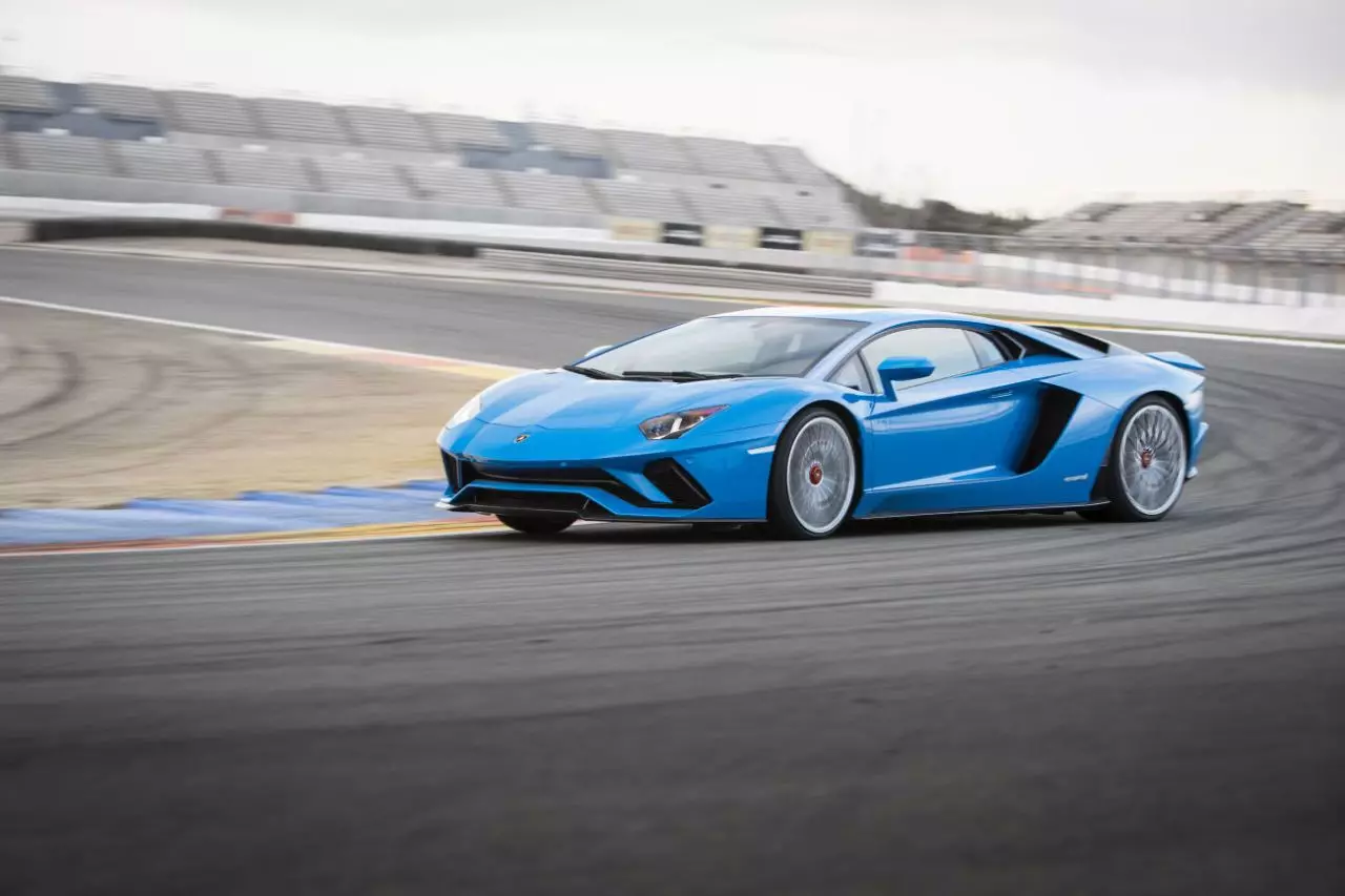 Lamborghini Aventador S