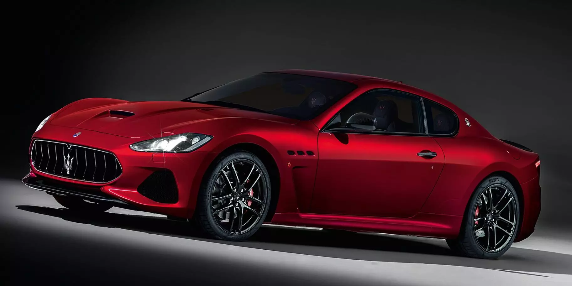 Koj puas tuaj yeem pom Teeny Hloov Kho Tshiab rau Maserati GranTurismo rau 2018?