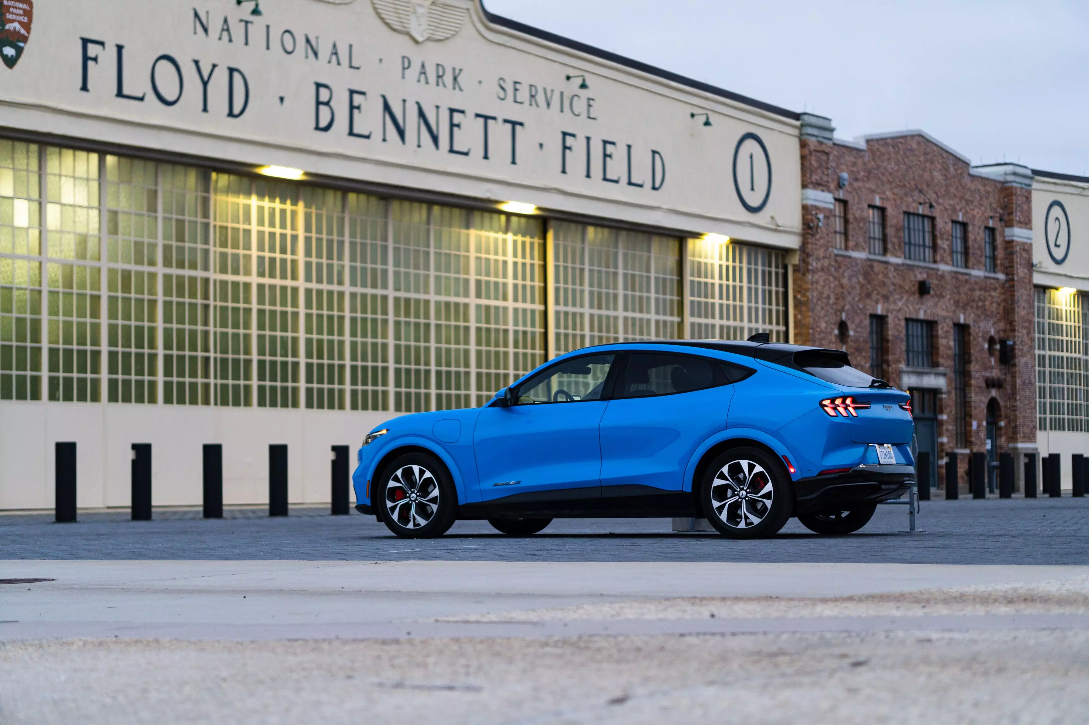 2021 ford mustang mach e รุ่นแรก all wheel drive long range