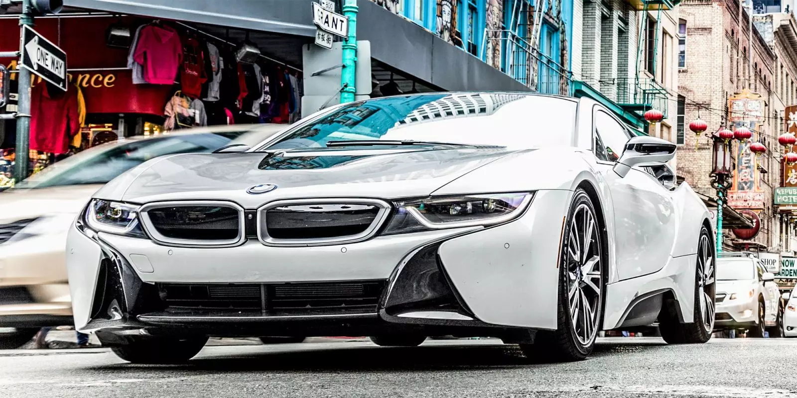 Дизайн BMW i8