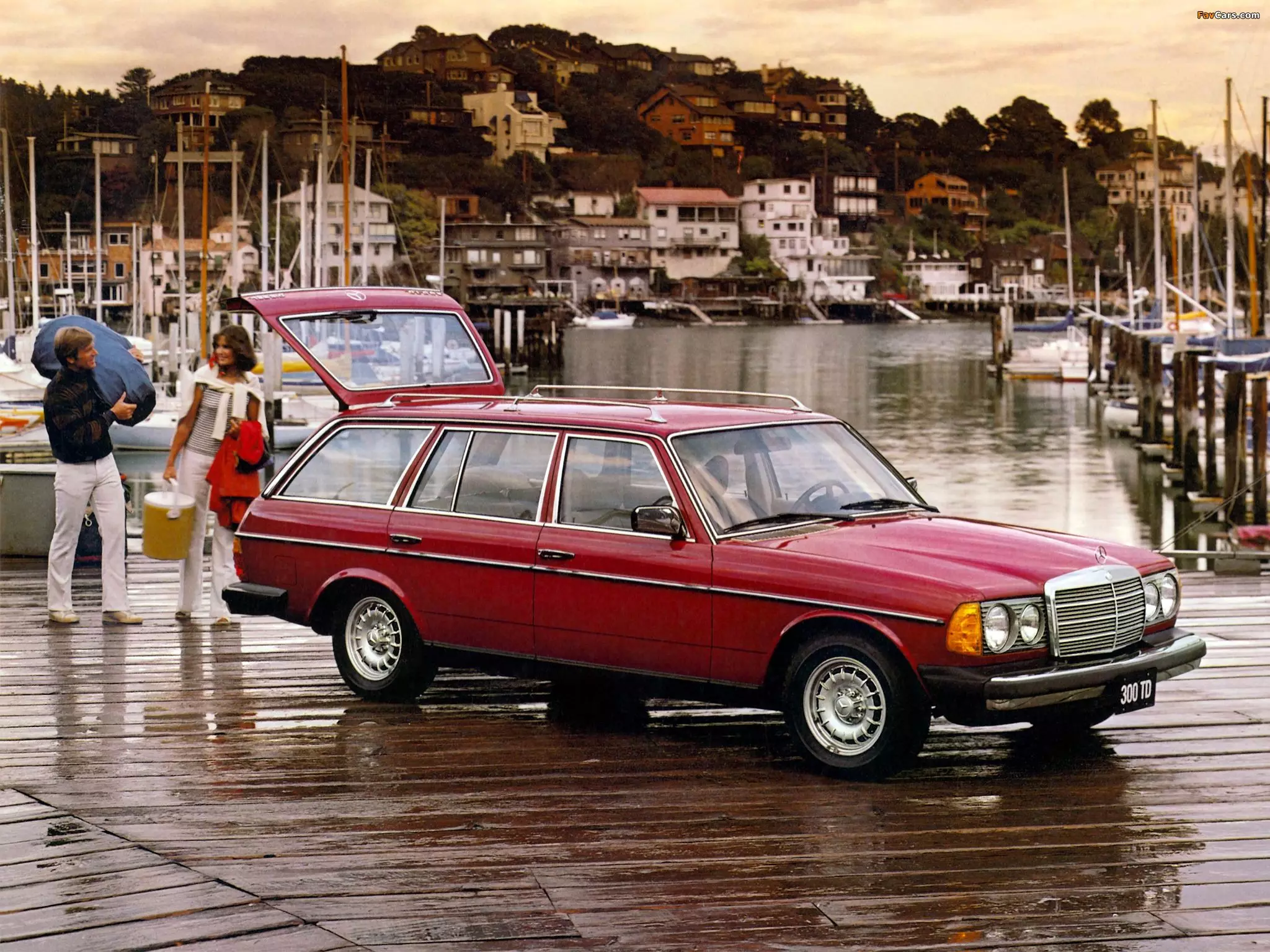 Land vehicle, Sasakyan, Kotse, Photograph, Snapshot, Classic na kotse, Mode ng transportasyon, Photography, Mercedes-benz w123, Sedan,