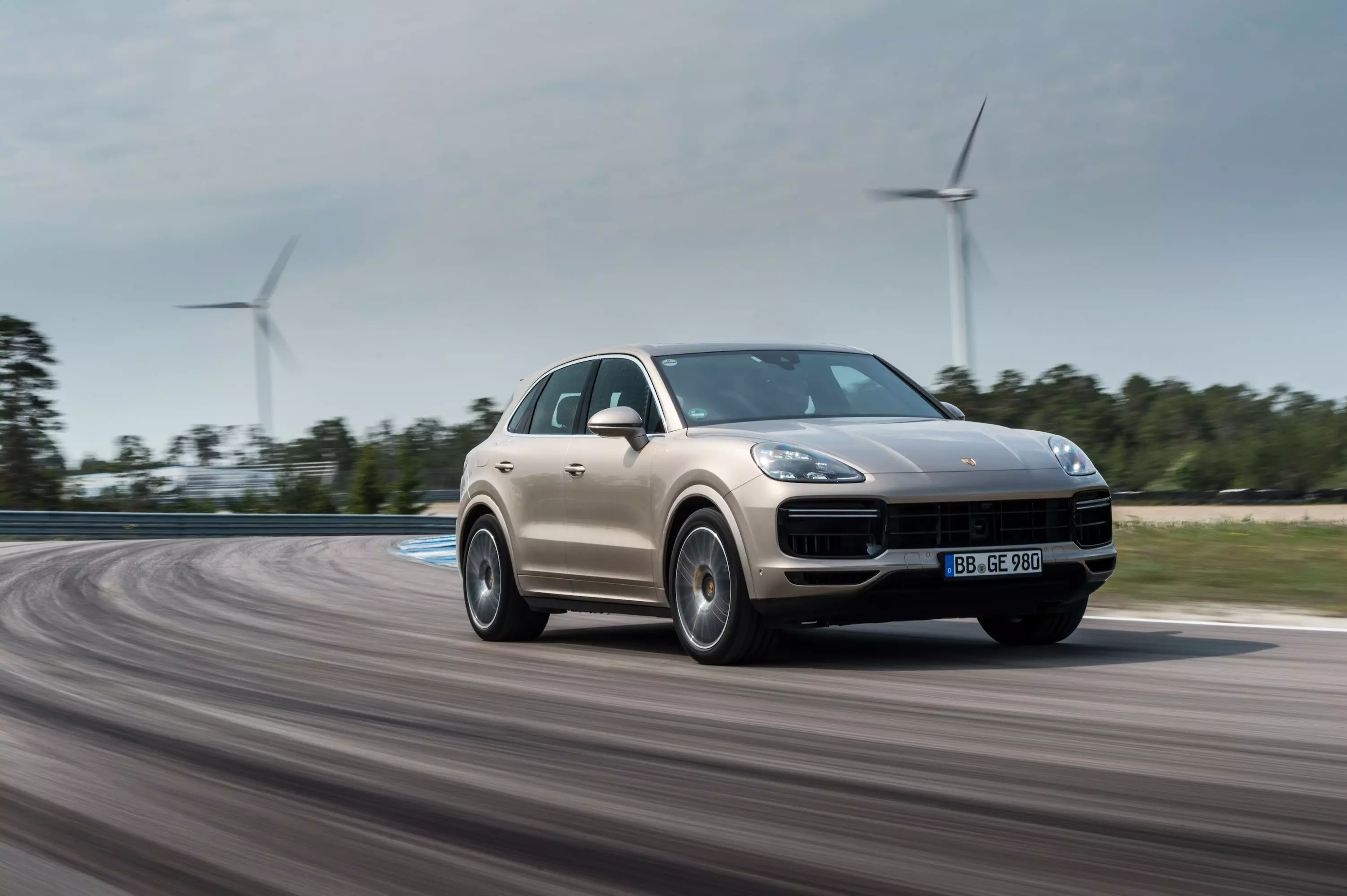 2020 Porsche Cayenne Turbo S Adolygiad E-Hybrid