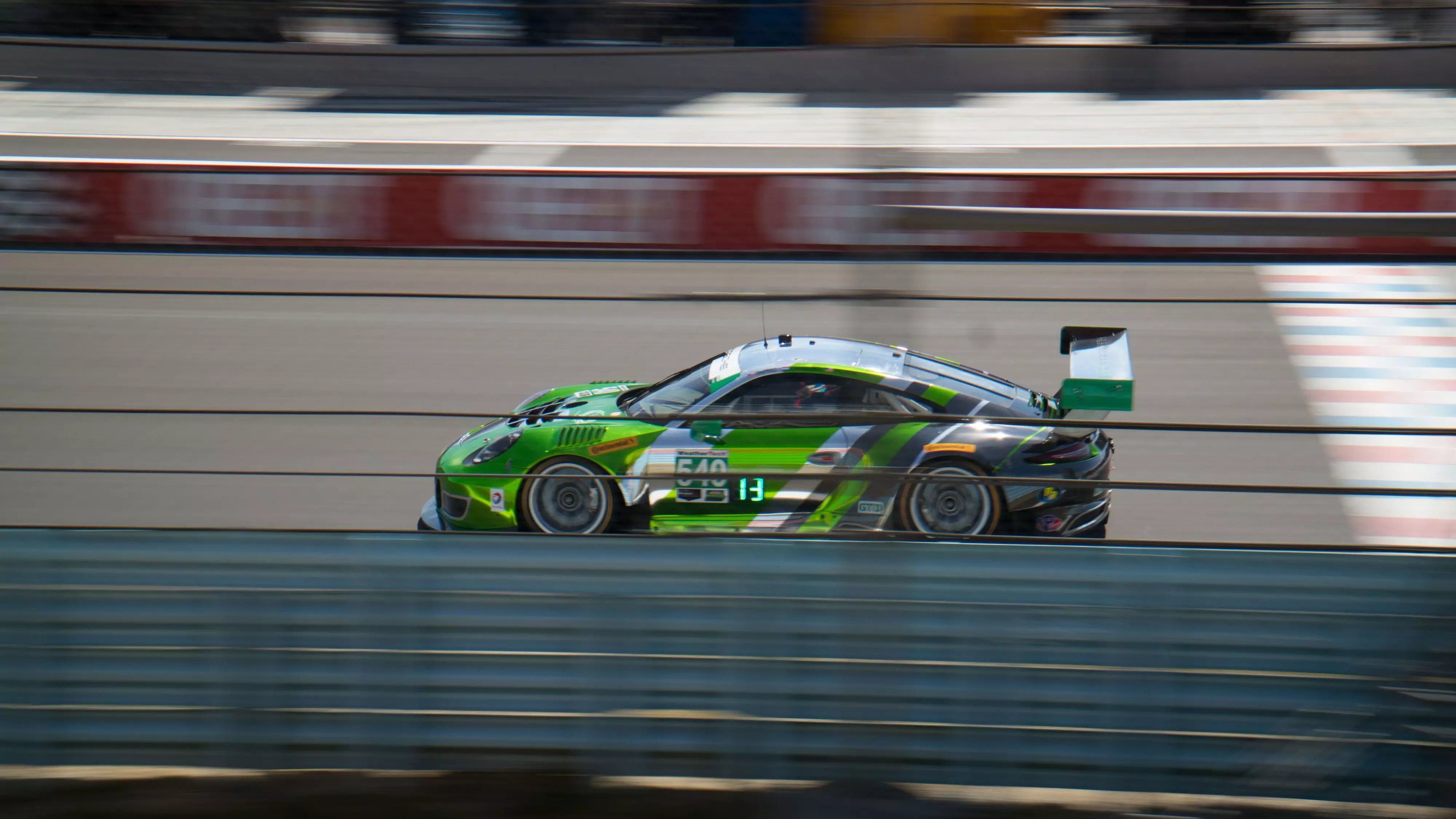 Imagem do carro Porsche 911 GT3 cup em watkins glen 6 horas