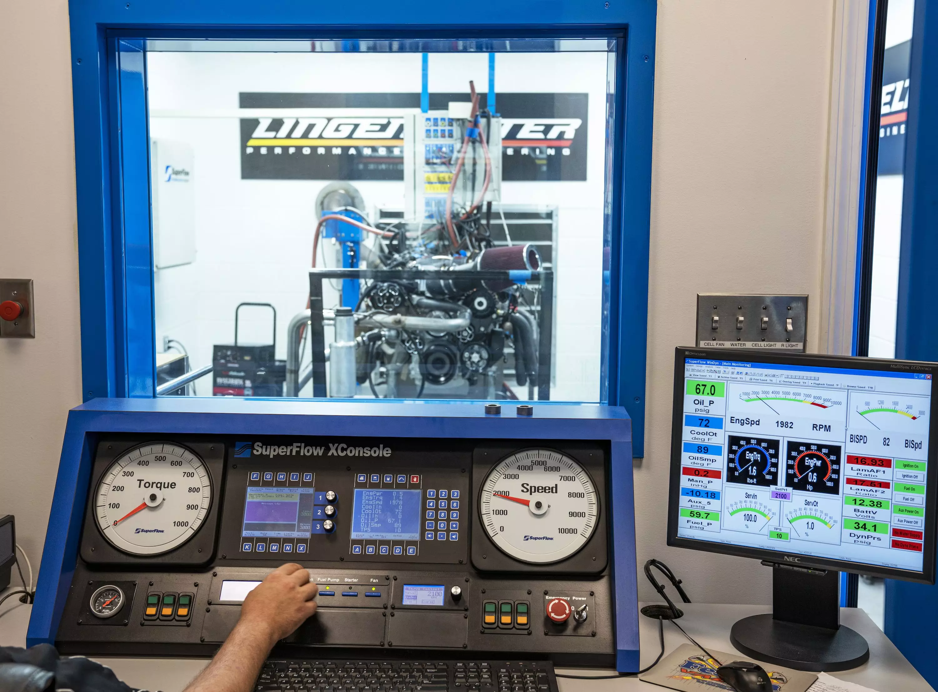 lingenfelter performans inženjering dyno room