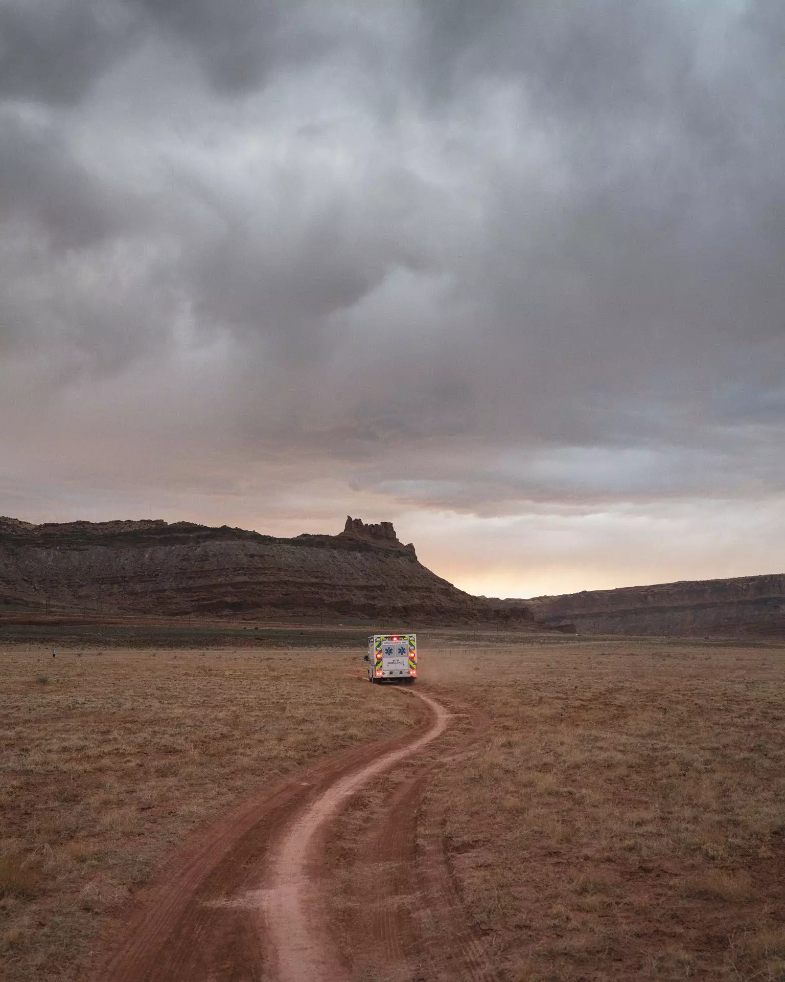 Sukarelawan jeung Kandaraan nu Datang ka Nyalametkeun di Moab