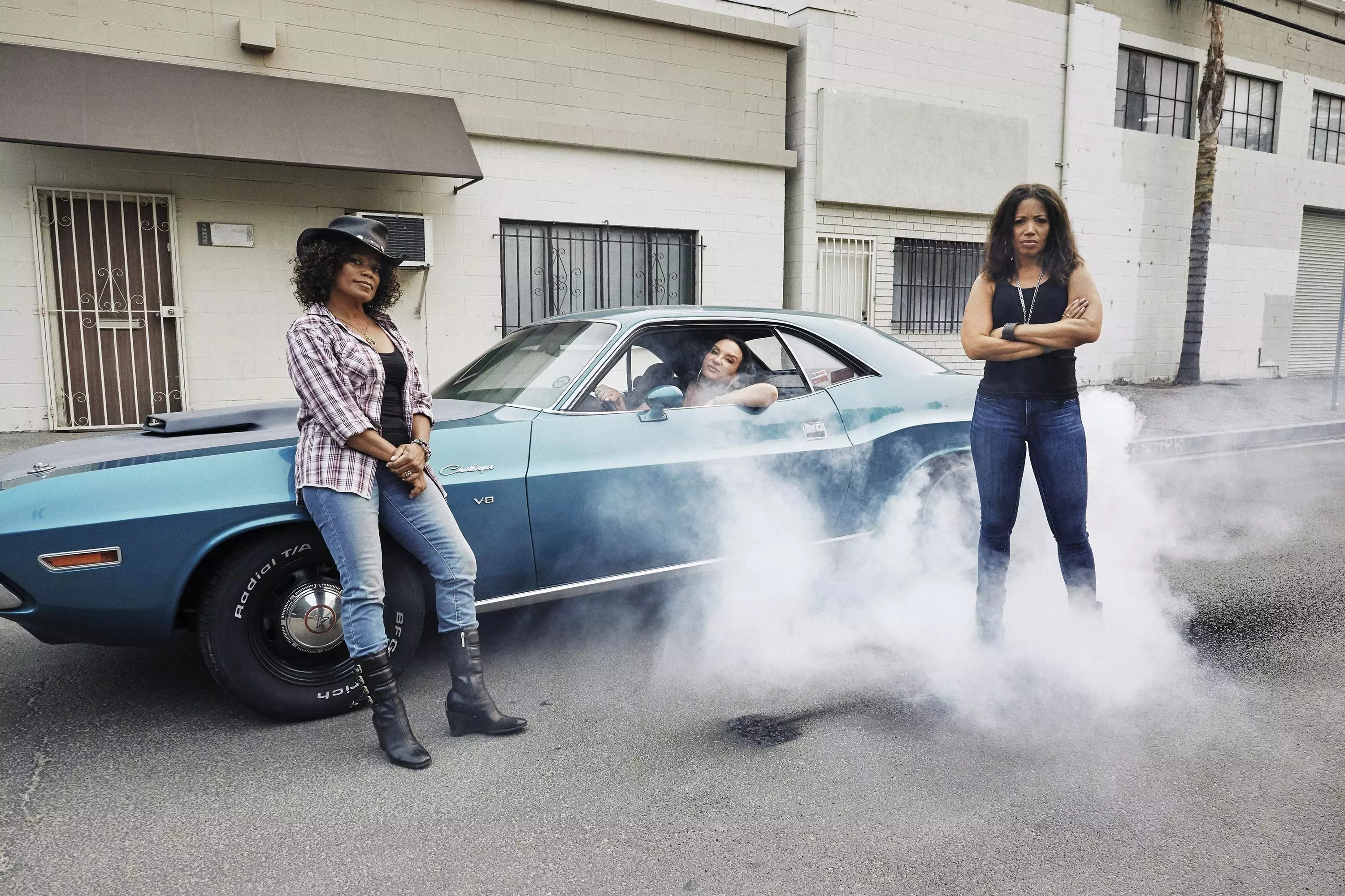 The Badass Stuntwomen oyag Up nu Hollywood Boys 'Klub