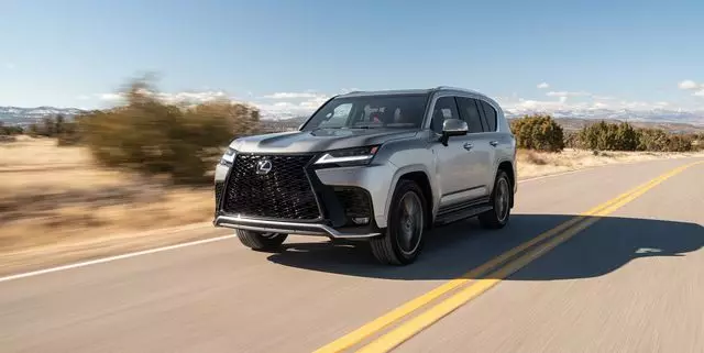 Revisión do Lexus LX600 2022: intenta ser dúas cousas á vez