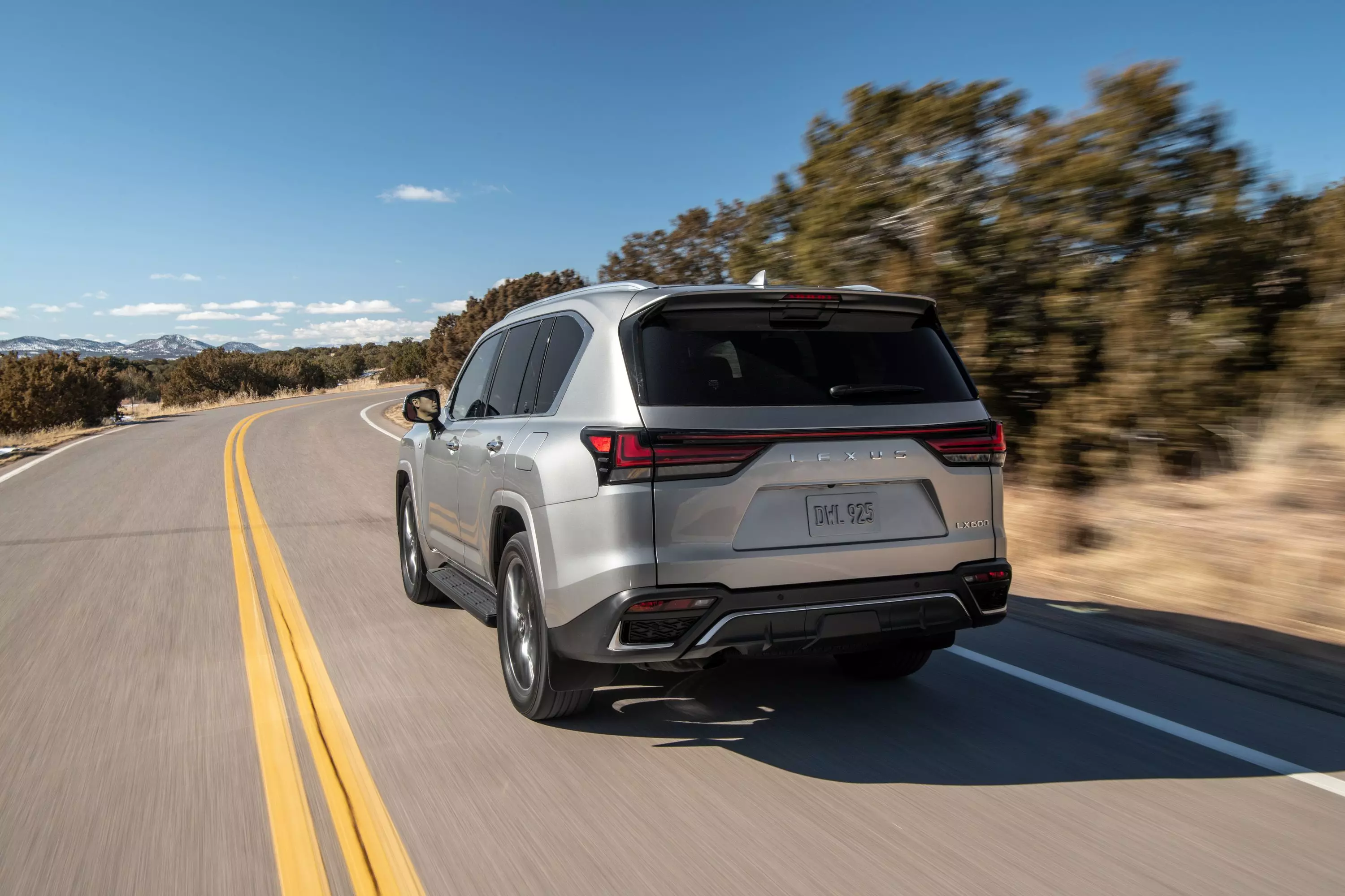 2022 lexus lx600