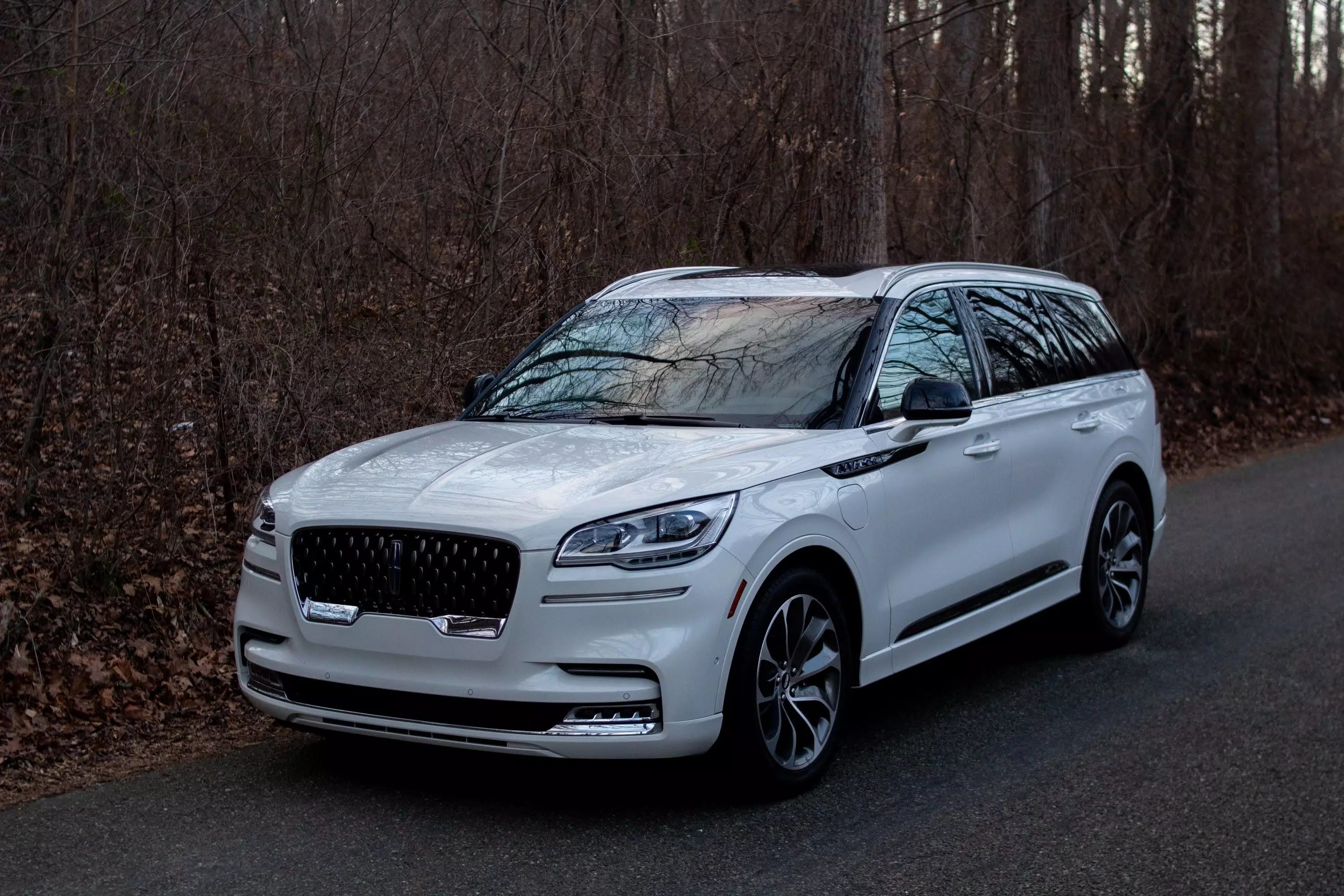 2020 lincoln aviator ikomeye yo kuzenguruka