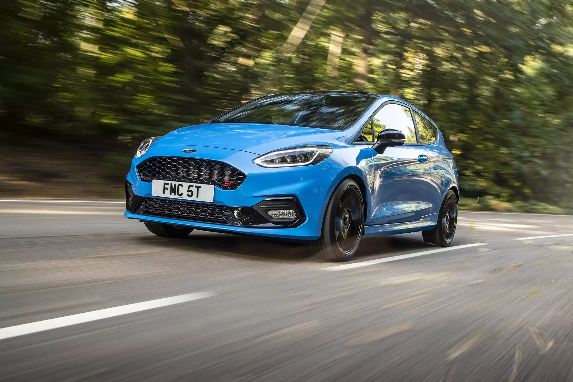 Europe မှ Ford Fiesta ST Edition သည် အလွန်ကောင်းမွန်သော ဟော့က်စ်ကို ပိုမိုကောင်းမွန်စေသည်။