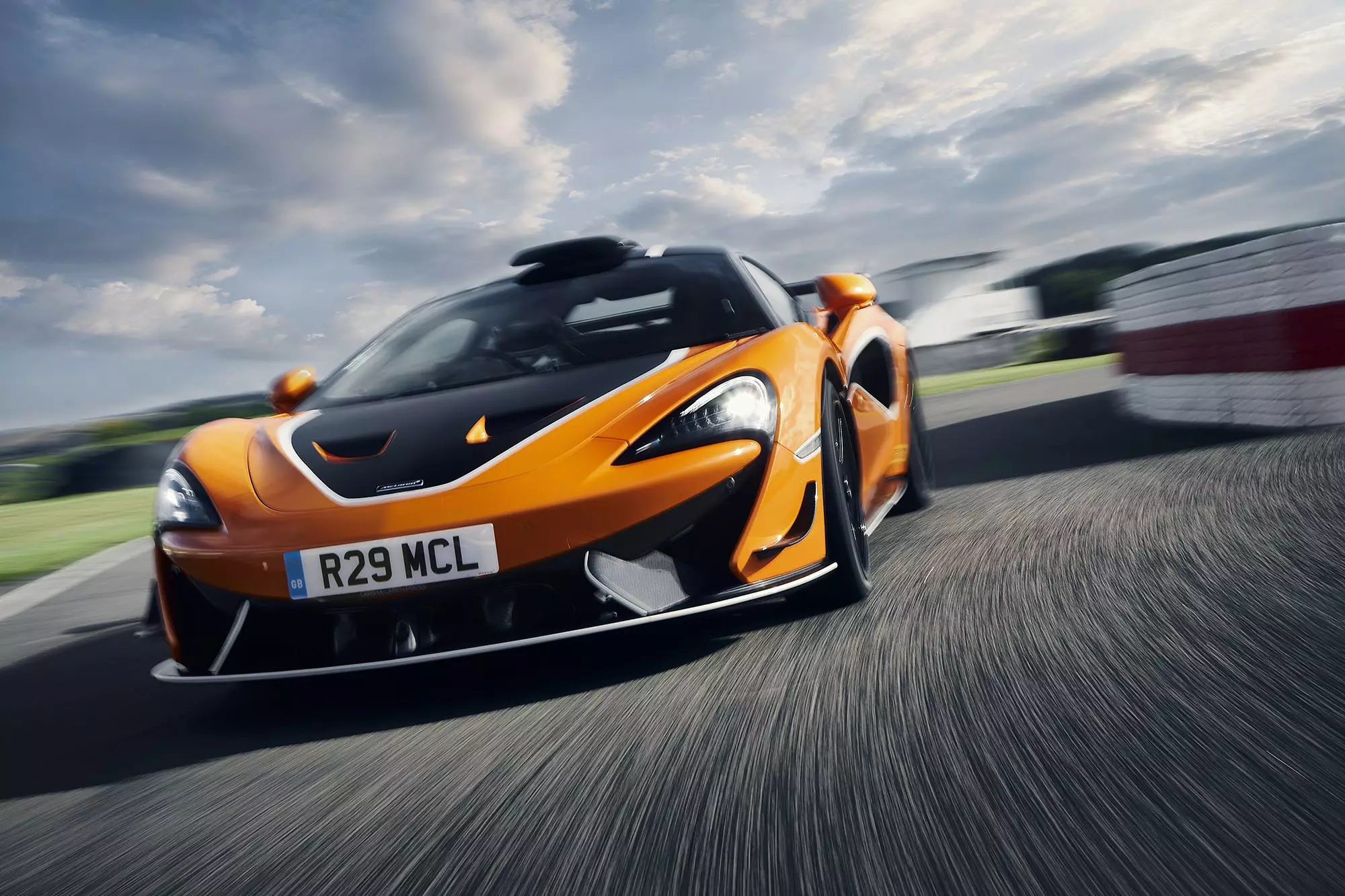 McLaren 620R är Son till Senna